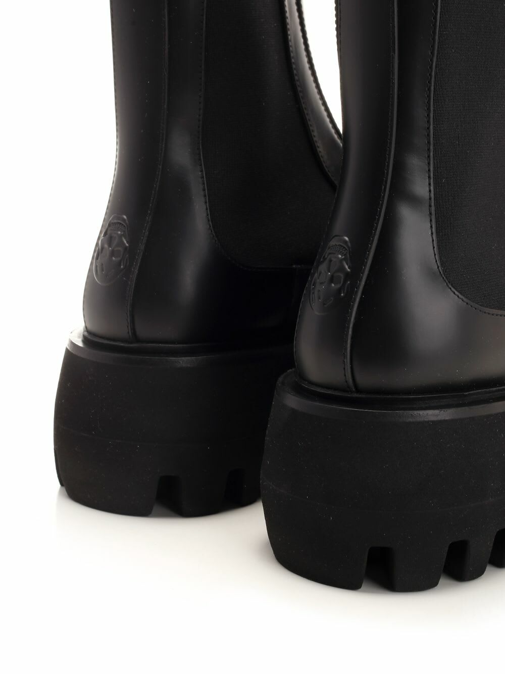 Alexander McQueen Chelsea Boots sofa Alexander McQueen