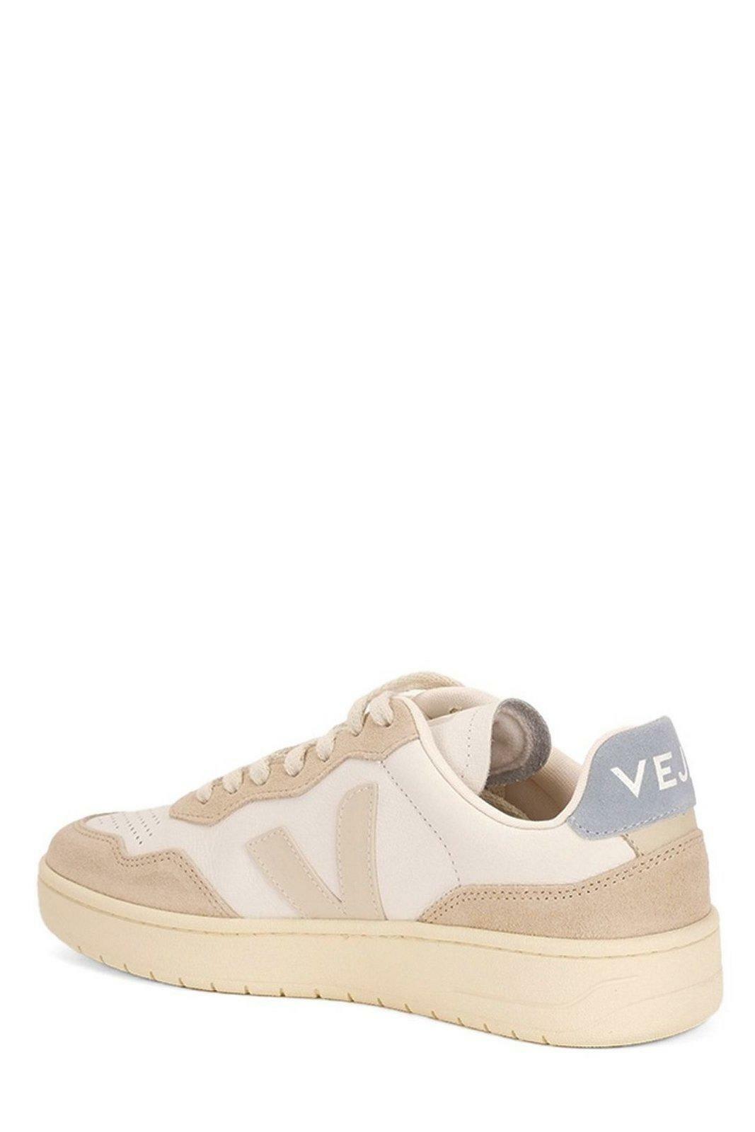Veja V-90 Low-top Sneakers VEJA