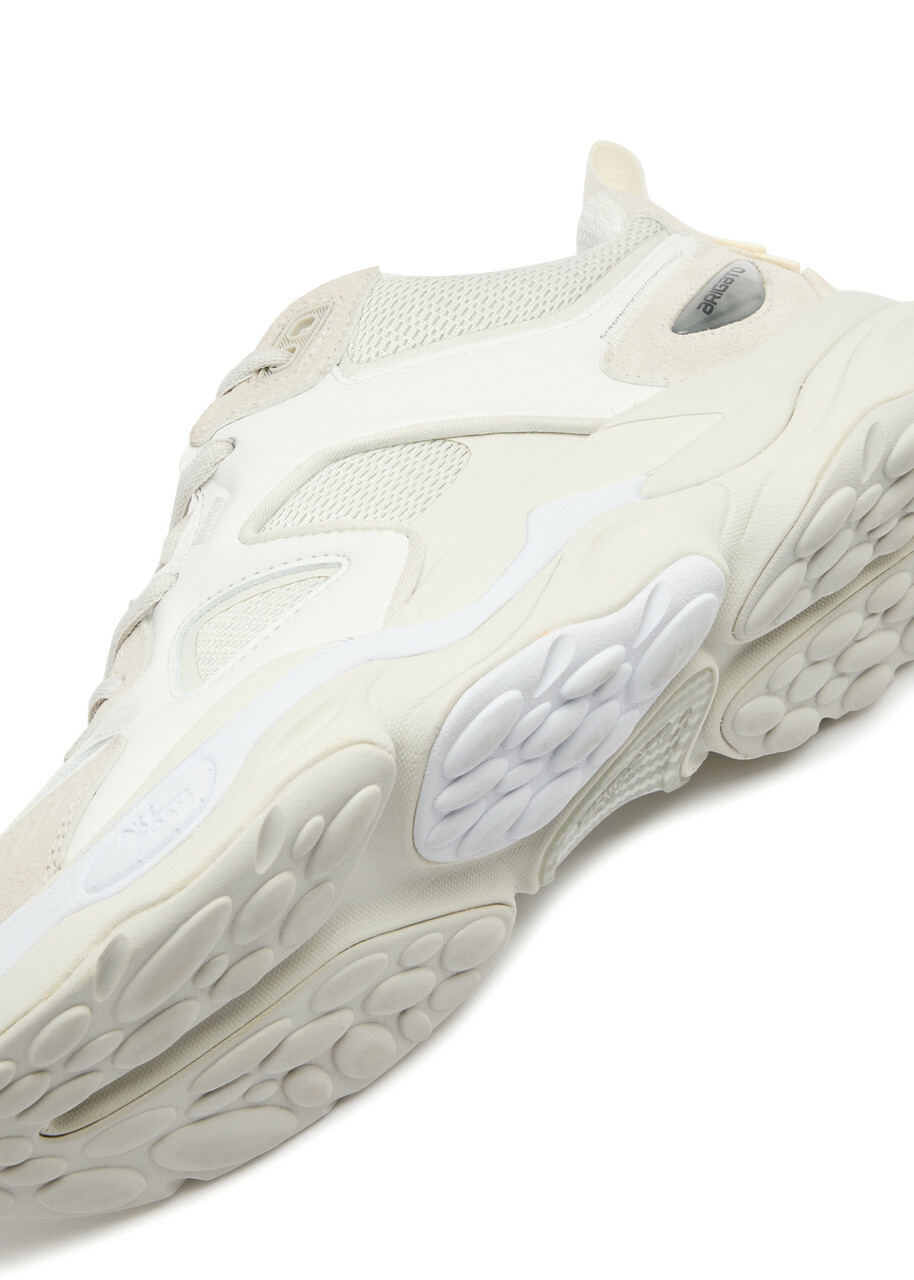 Axel Arigato Satellite Runner Mesh Panelled Sneakers White Axel Arigato Satellite Runner Mesh Panelled Sneakers White