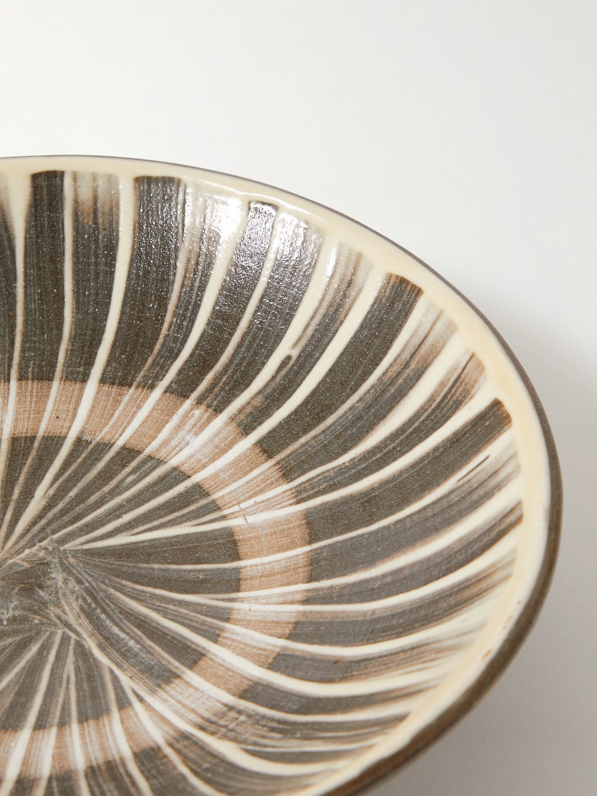 NOMA t.d. - Landscape Products Large Onta Ware Ceramic Plate