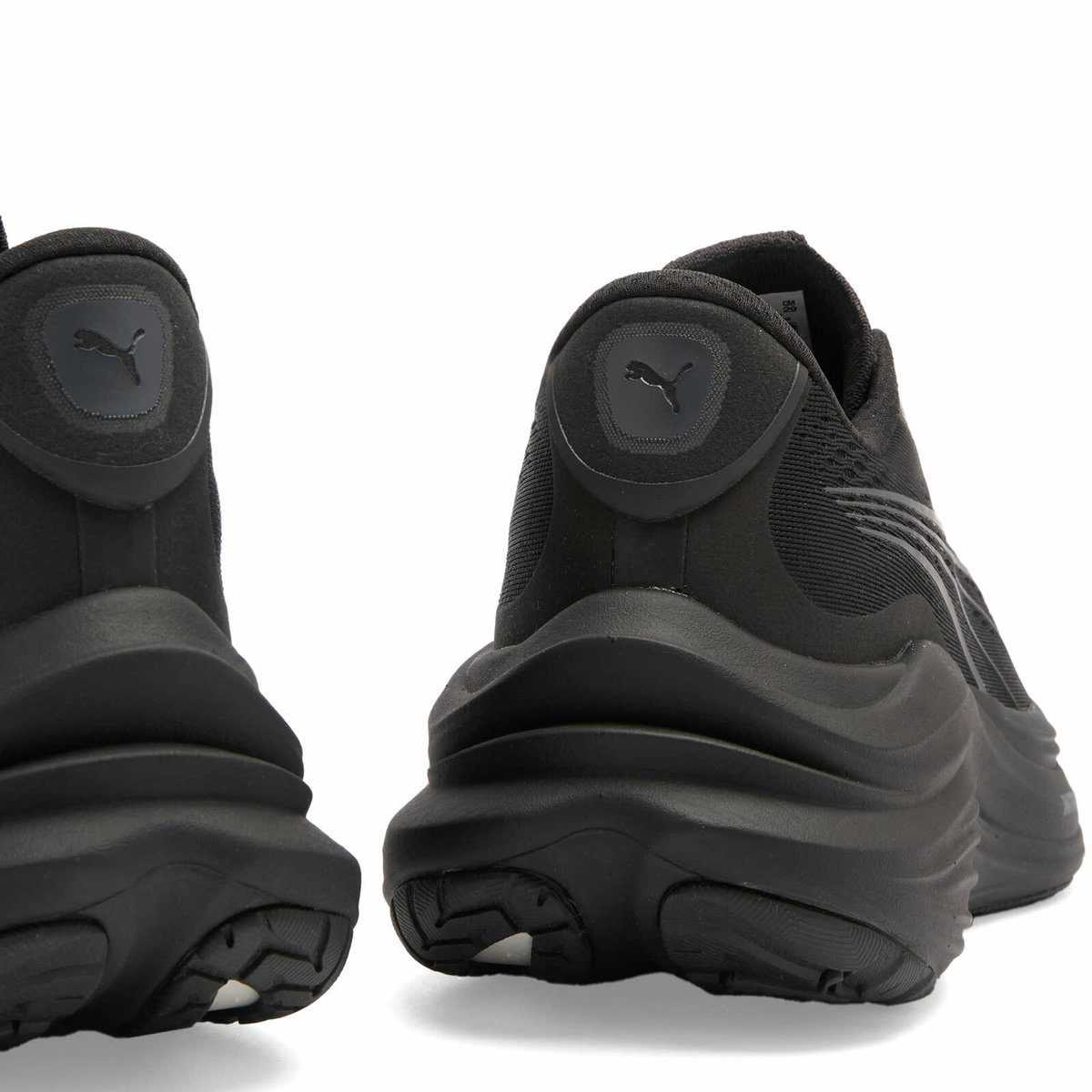 Puma MagMax NITRO Sneaker in Black/Galactic Gray Puma
