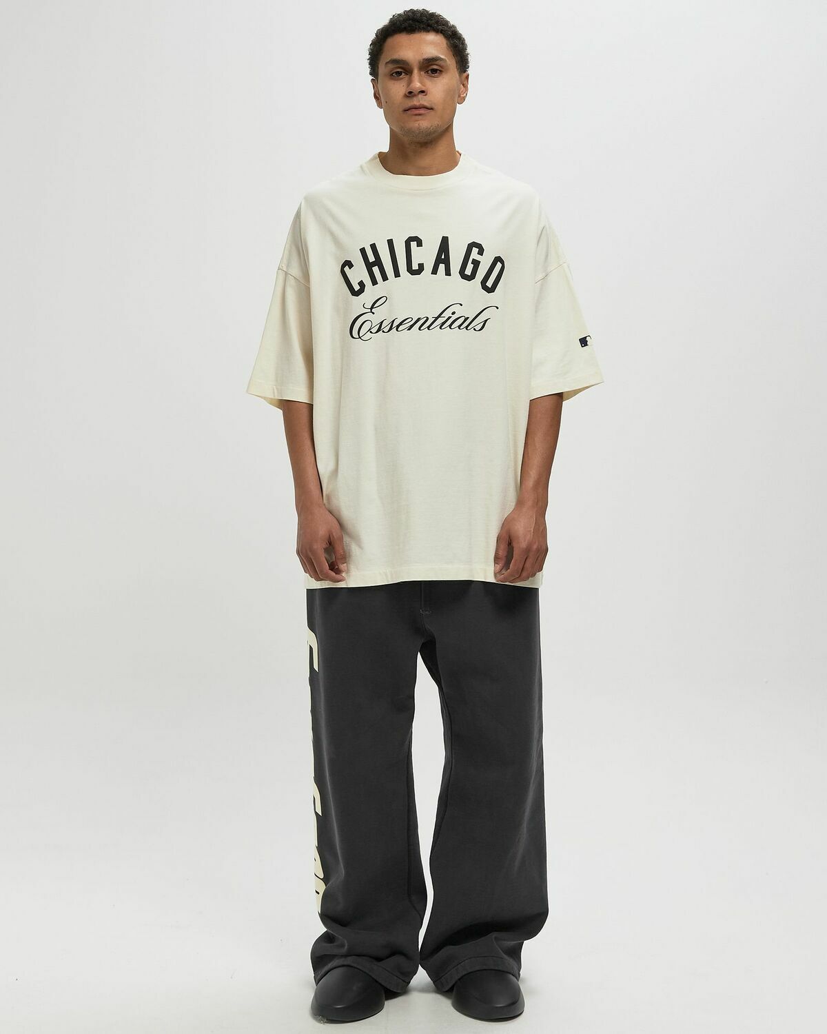 Fear of God Essentials WHITE SOX 90'S TEE White Mens Shortsleefe Fear ...