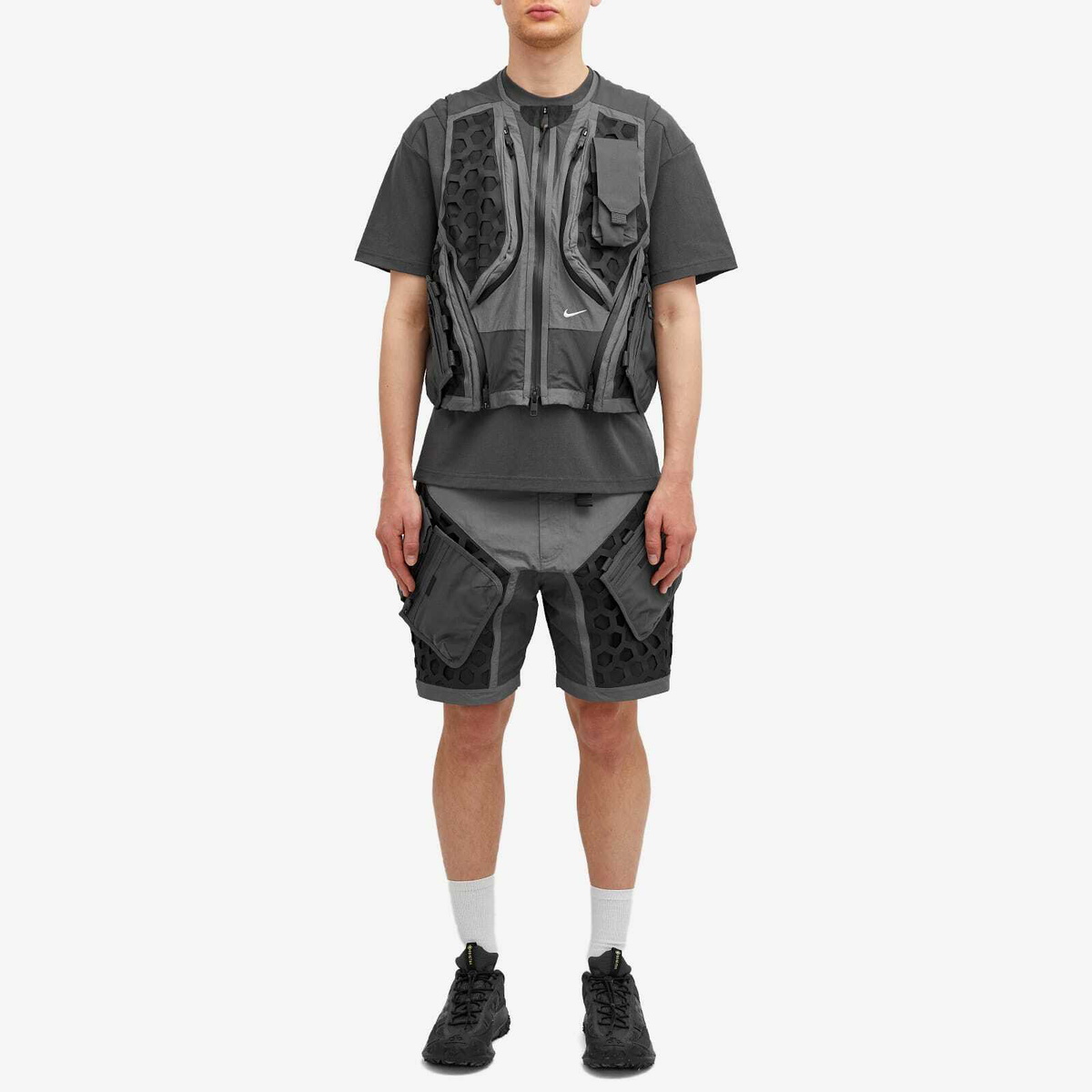 Nike Men's ISPA Modular Pocket Vest in Anthracite/Dark Grey/Black Nike