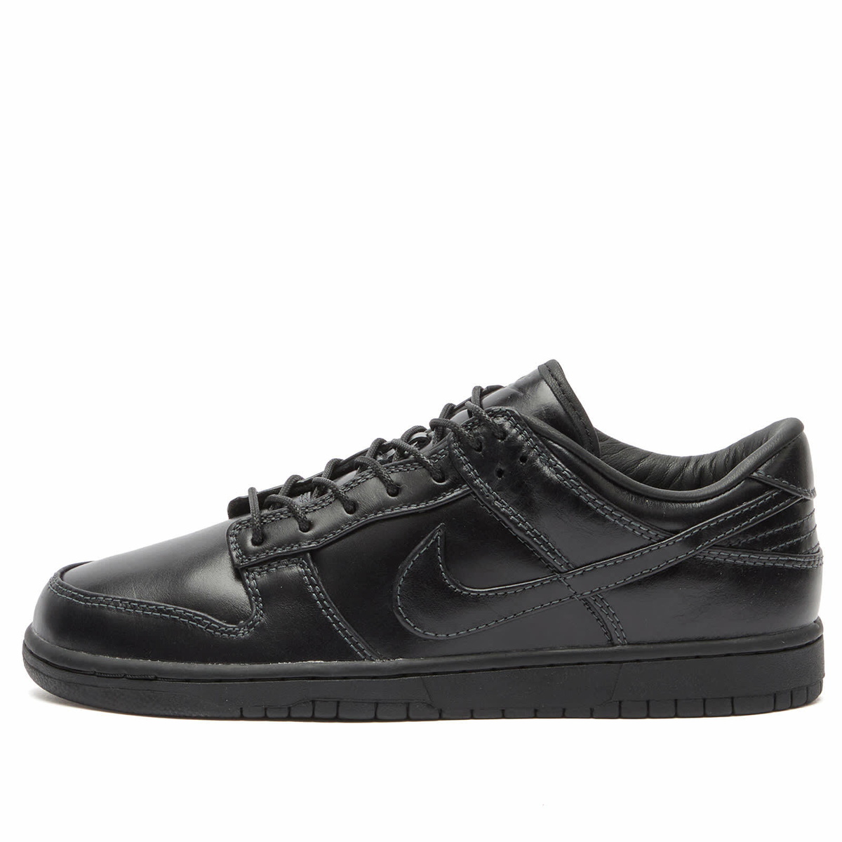 Nike Dunk Low Retro PRM QS Sneaker in Black Nike