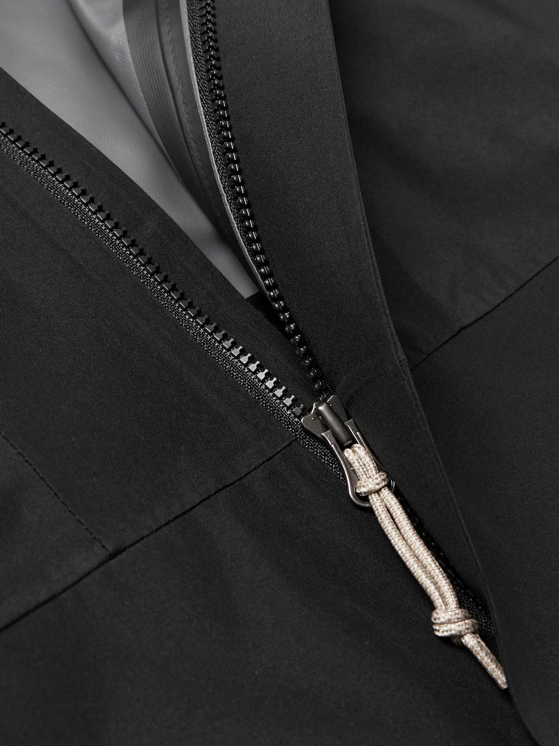 Nike - ACG Cascade Rains Storm-FIT Hooded Jacket - Black Nike