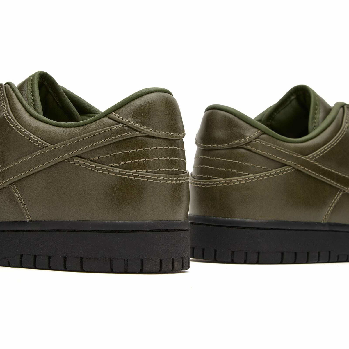 Nike Dunk Low Retro PRM QS Sneaker in Army Olive/Black Nike