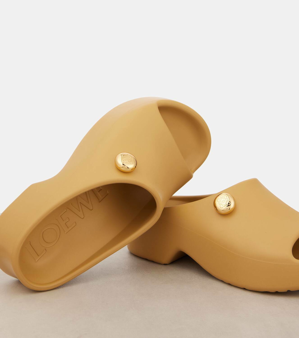 Loewe Anagram platform slides Loewe