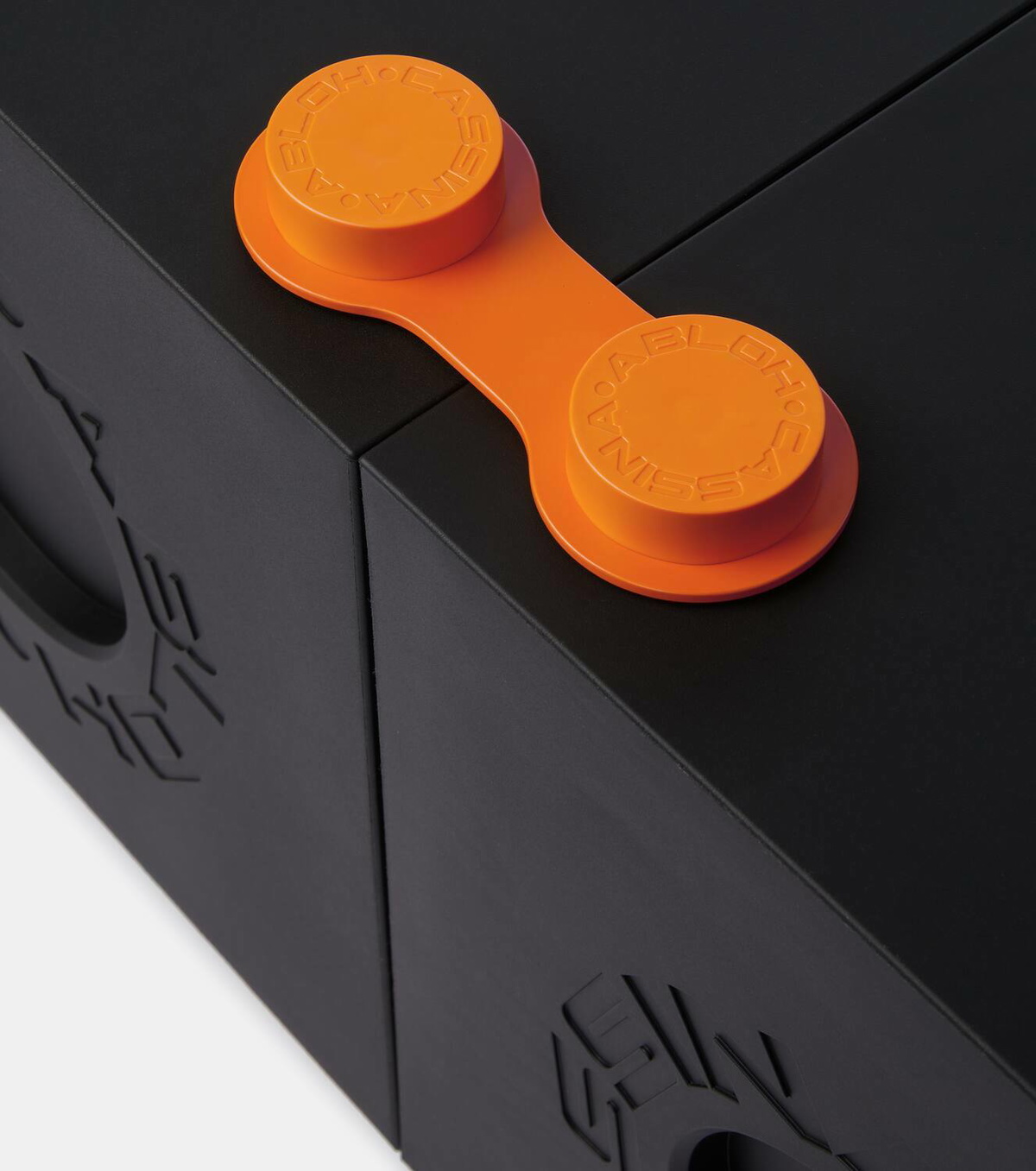 Cassina Modular Imagination double connecting element for blocks by Virgil Abloh Cassina