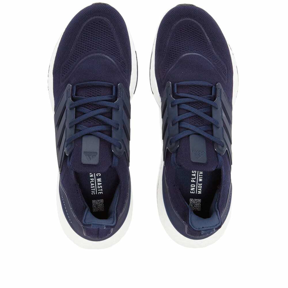 Adidas Men's Ultraboost 22 Sneakers in Collegiate Navy/Core Black adidas