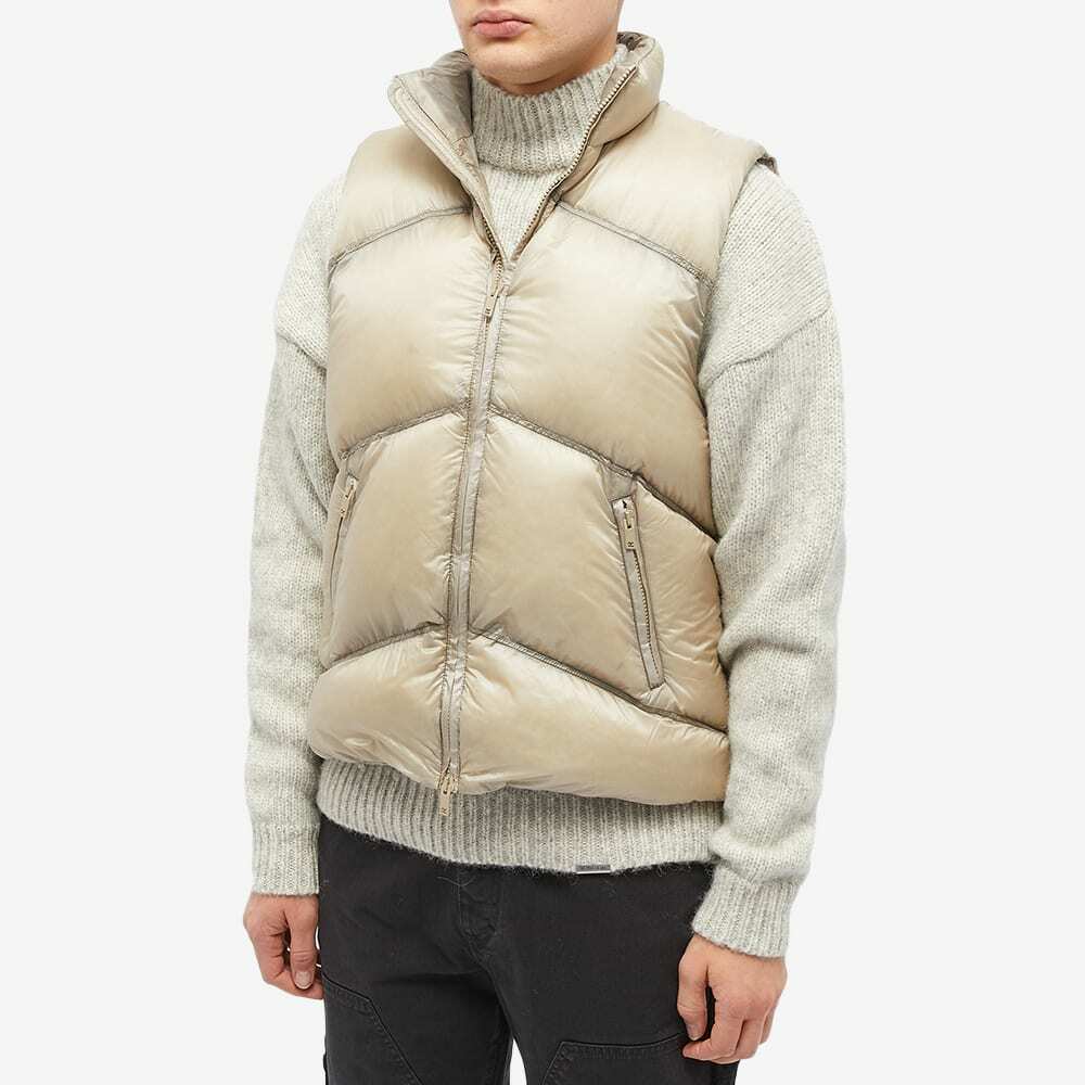 Represent Men's Nylon Puffer Gilet in Wheat Represent