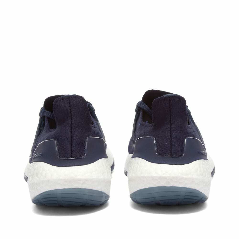 Adidas Men's Ultraboost 22 Sneakers in Collegiate Navy/Core Black adidas