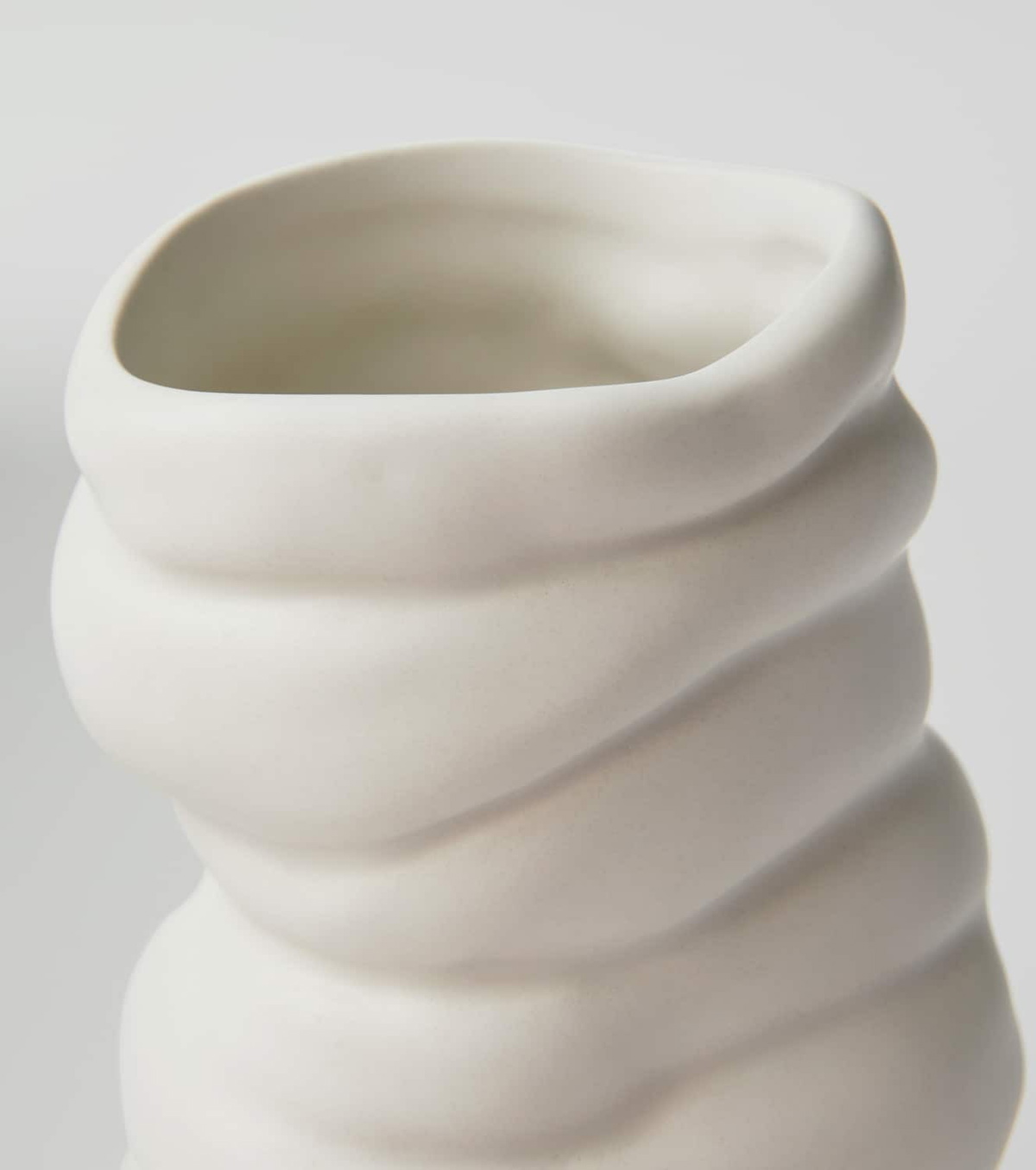 Completedworks Apollo vase Completedworks