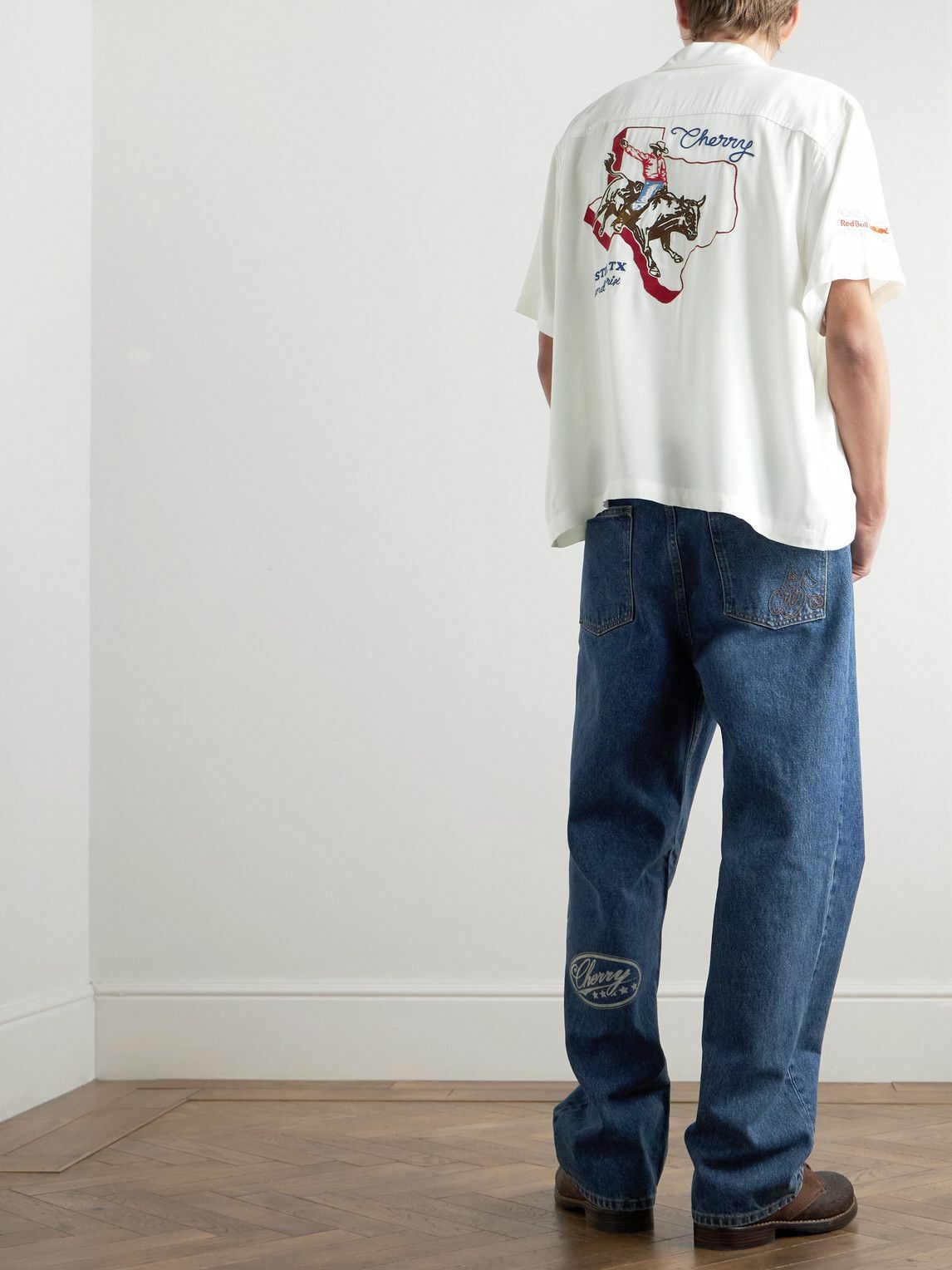 Cherry Los Angeles - Oracle Red Bull Racing Mechanic Camp-Collar ...