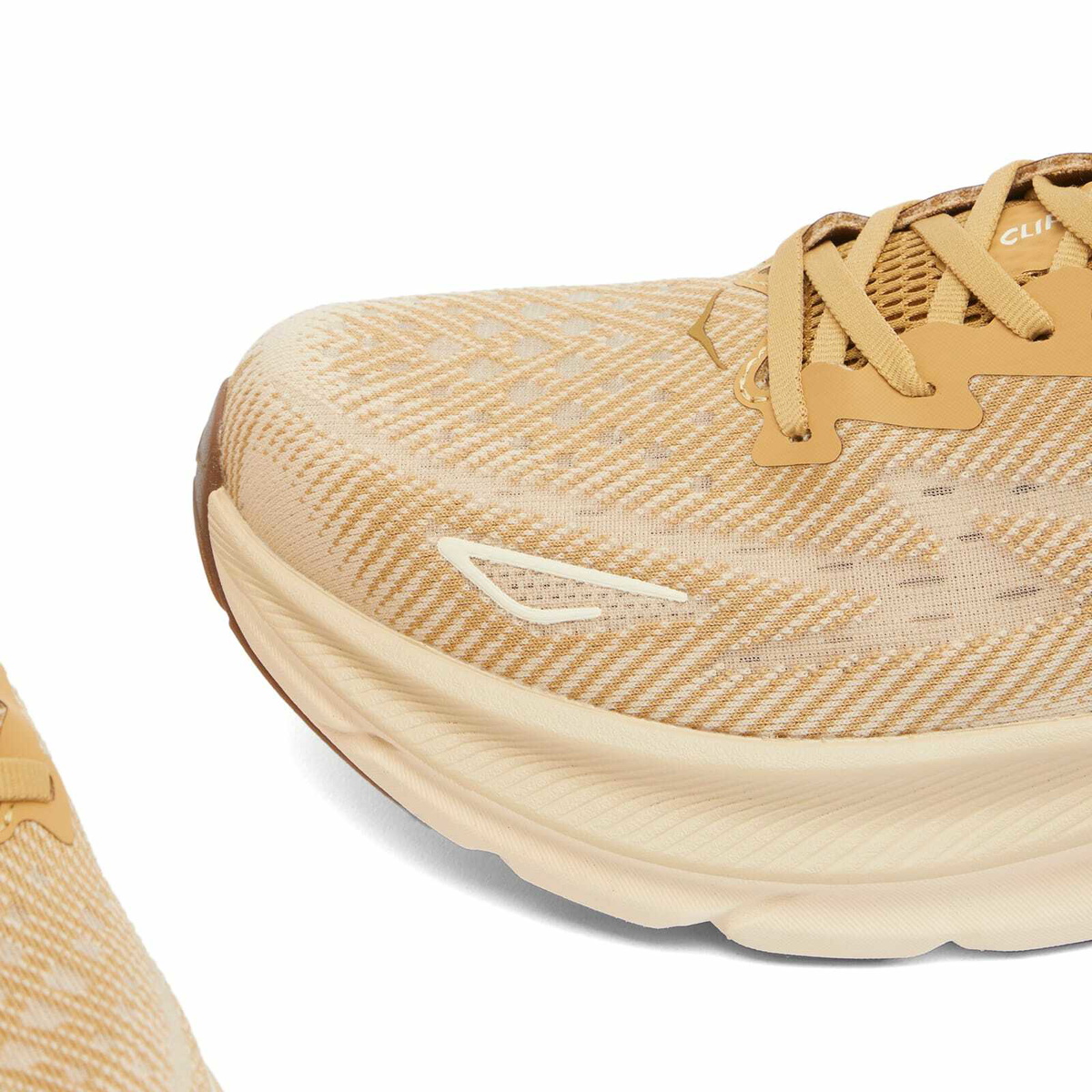HOKA ONE ONE M Clifton 9 in Wheat/Shifting Sand Hoka One One