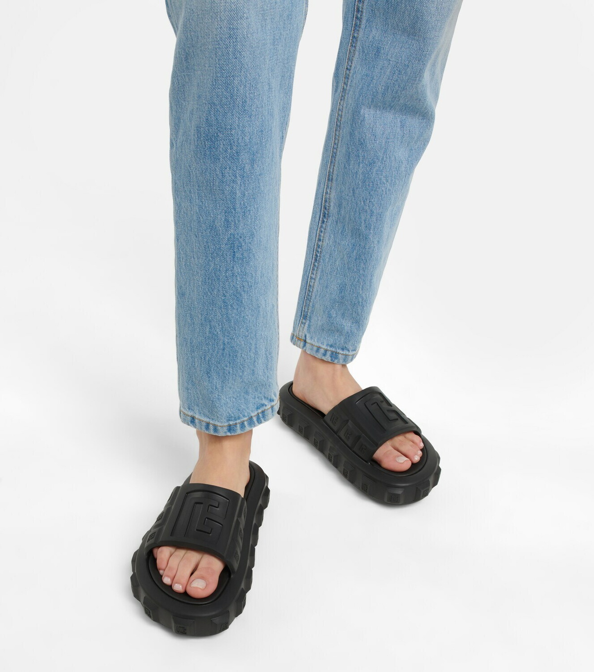 Balmain - Ari slides Balmain