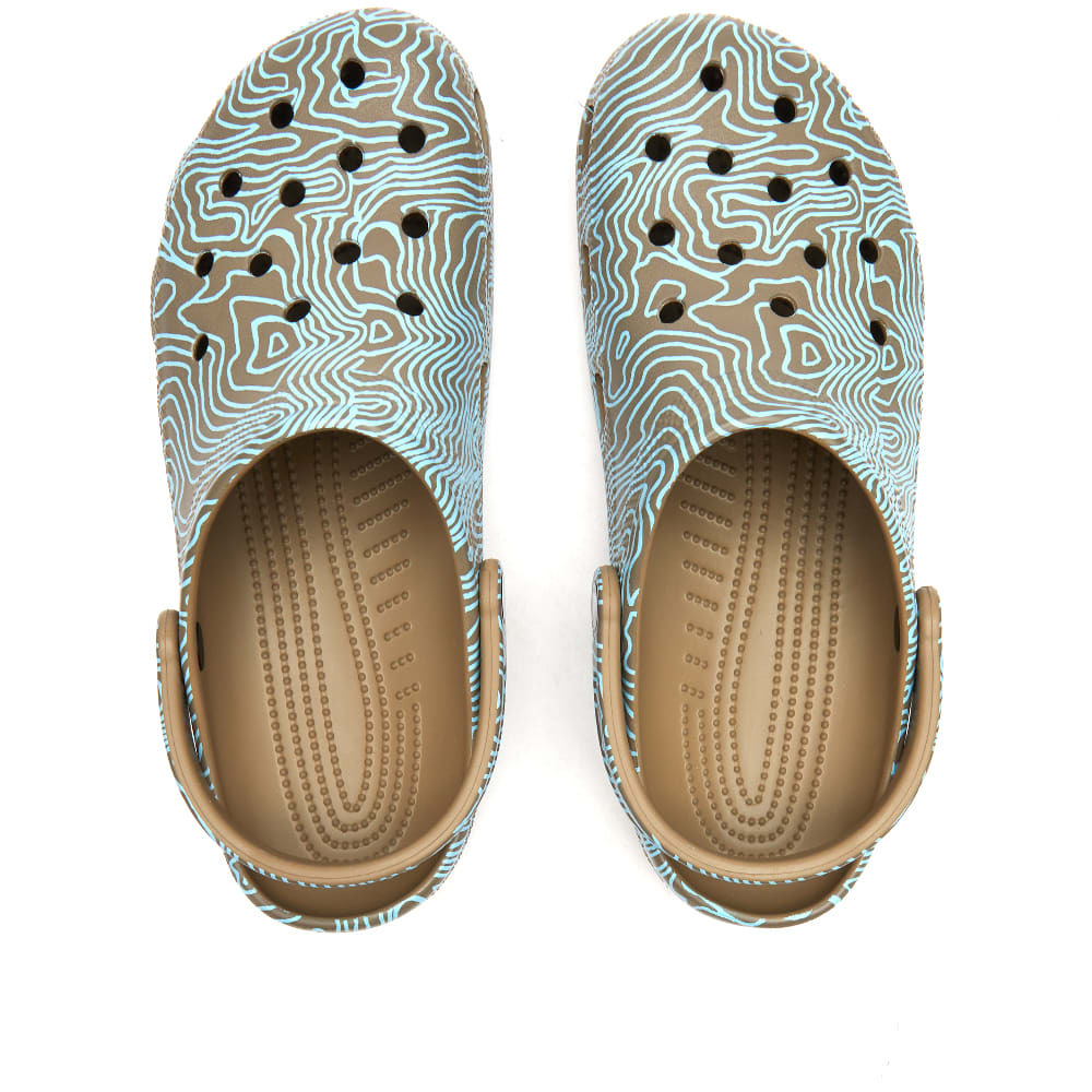 Crocs Classic Topographic Clog in Khaki/Multi Crocs