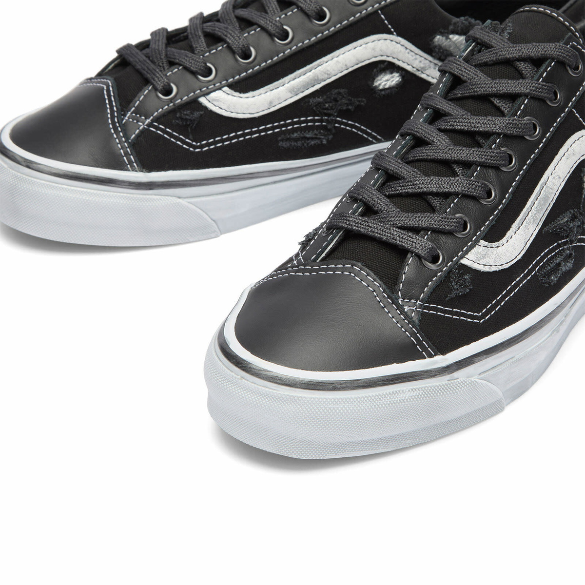 Vans Men's Otw Old Skool 36 Vibram Sneaker in Distressed Silver Vans