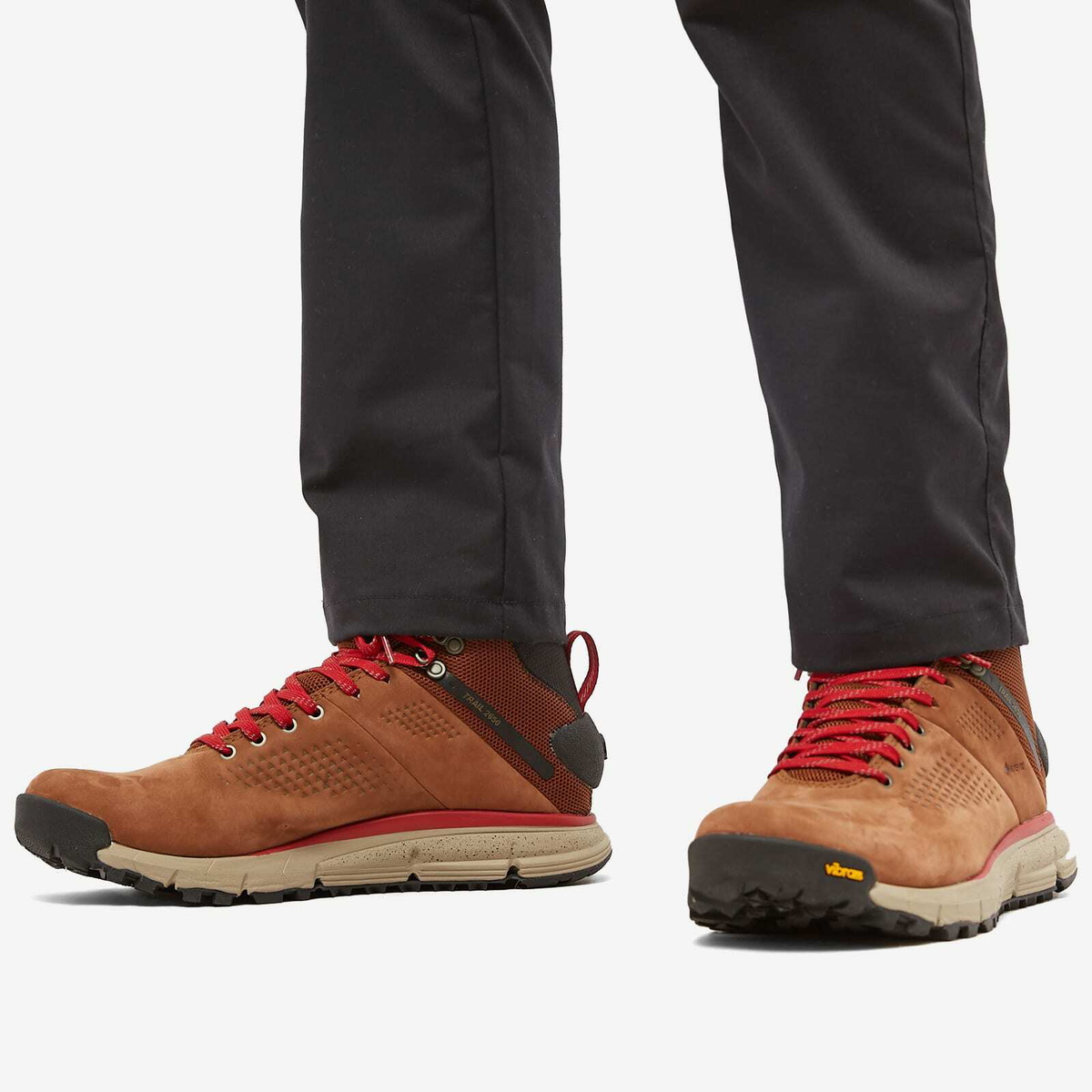 Danner Men's Trail 2650 Mid in Brown/Red Danner