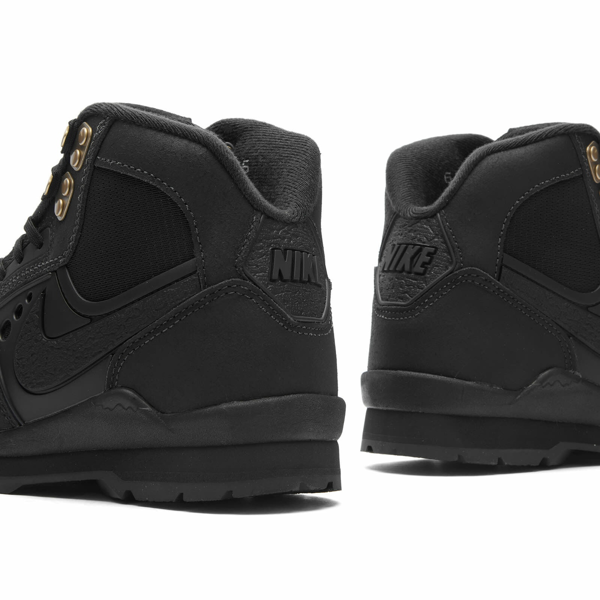 Nike Men's Baltoro SP Boot in Black/Metallictlc Gold/White Nike