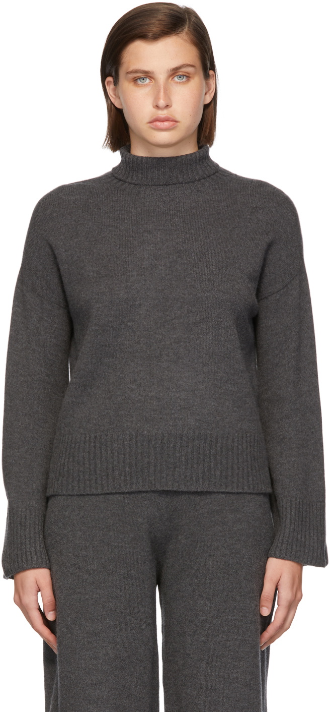 Blossom Grey Wool Whole Garment Turtleneck Blossom