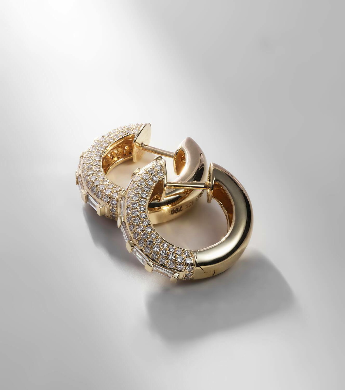 Shay Jewelry 18kt gold hoop earrings with diamonds Shay Jewelry