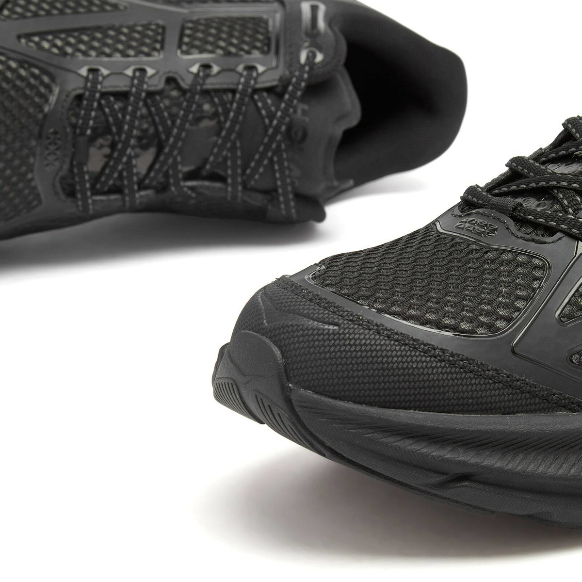 HOKA ONE ONE U Clifton One9 Sneaker in Black/Carbon Black Hoka One One