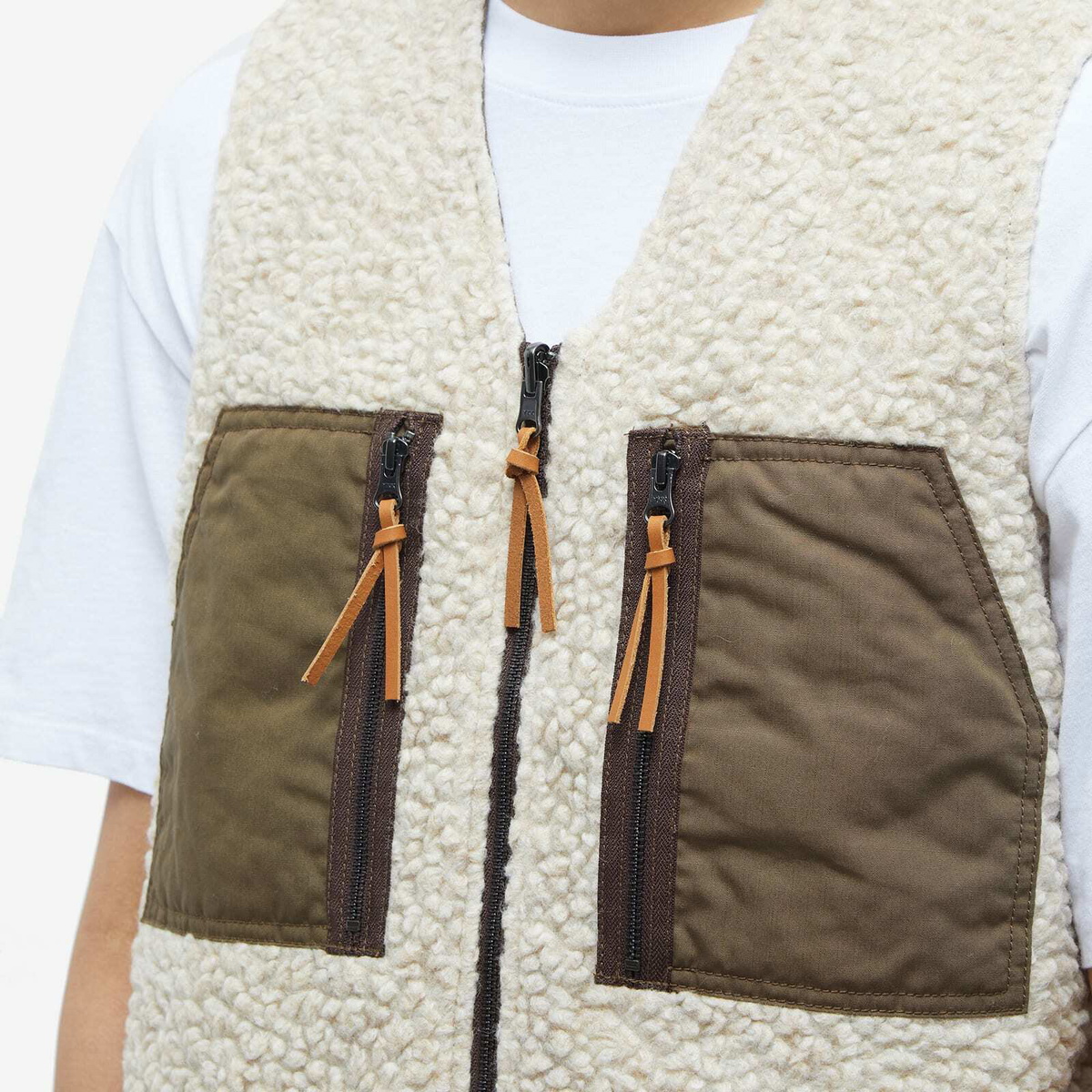 Café Mountain Men's Reversible Mountain Fleece Vest in Natural/Moss ...
