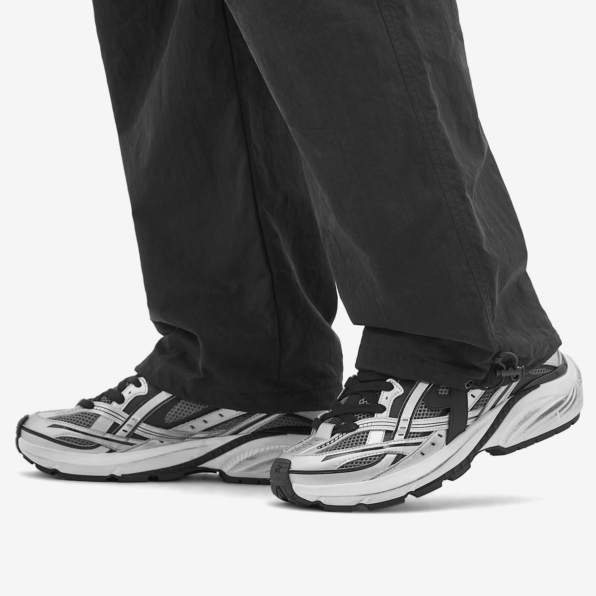 Represent Men's Storm Runner in Silver Black Represent