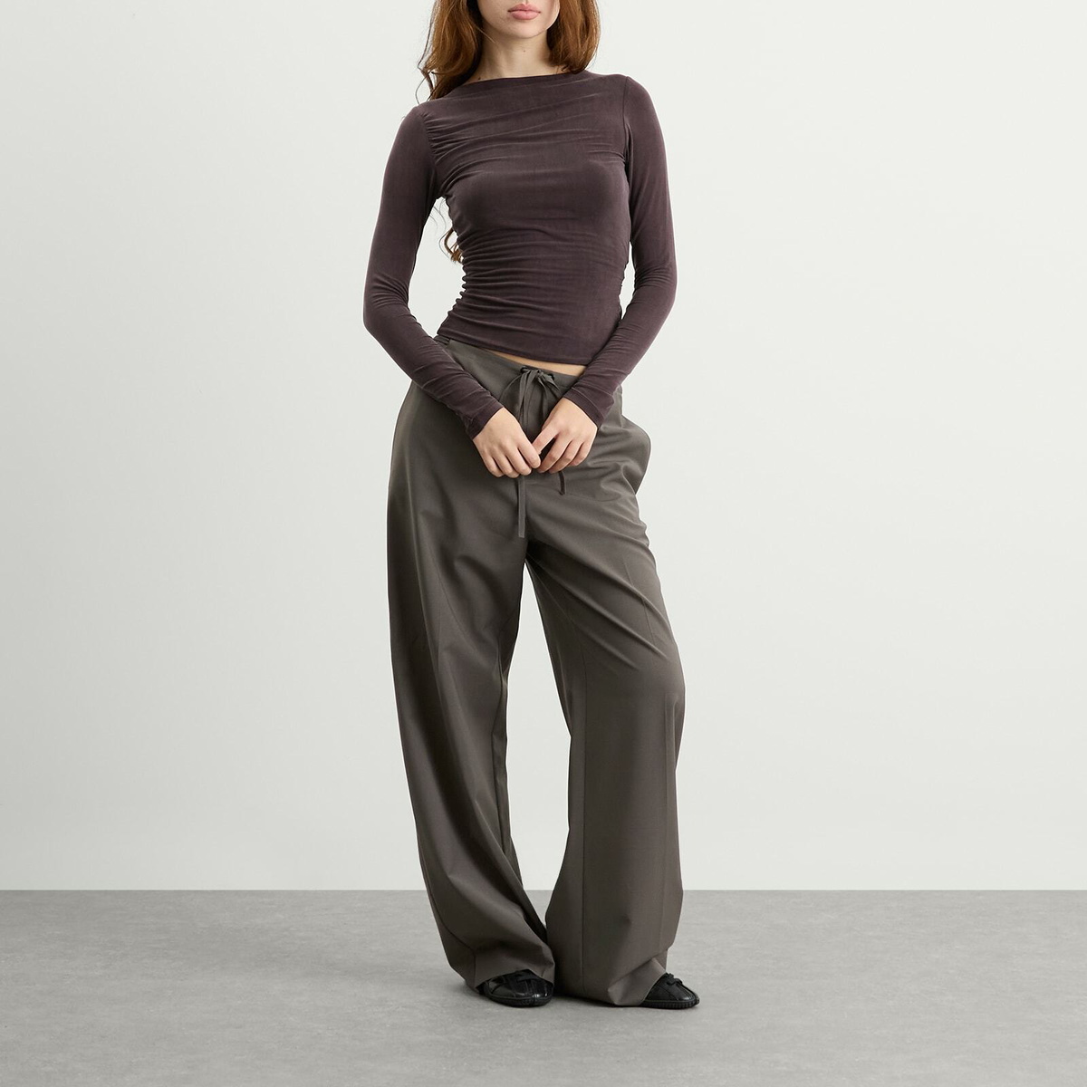 Peachy Den Women's Kylie Long Sleeve Top in Chocolate Peachy Den