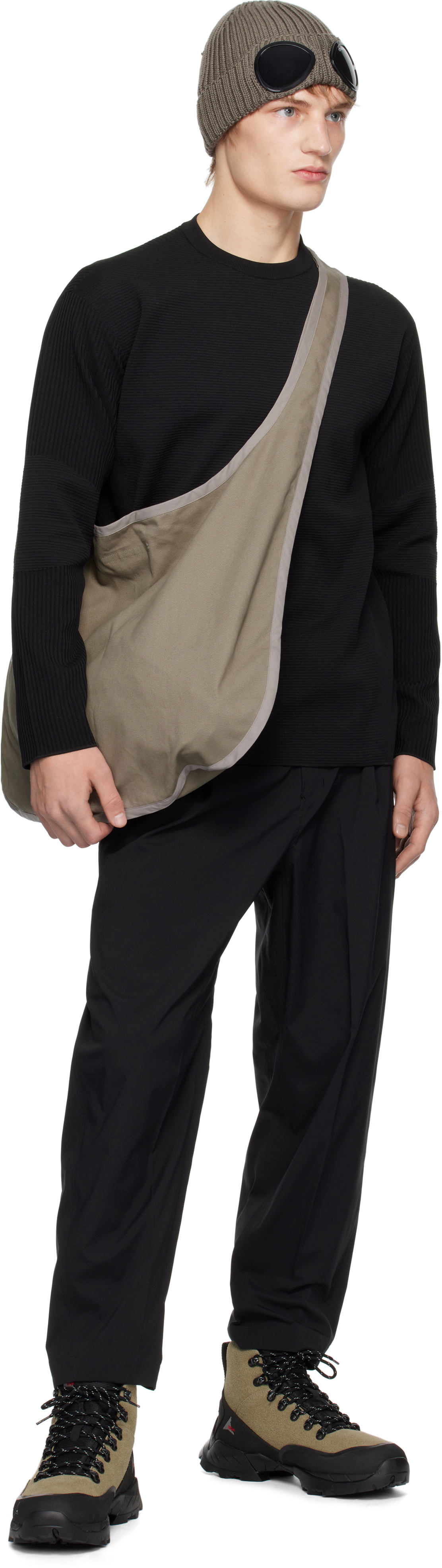 Descente ALLTERRAIN Black Primeflex Tapered Trousers Descente ALLTERRAIN