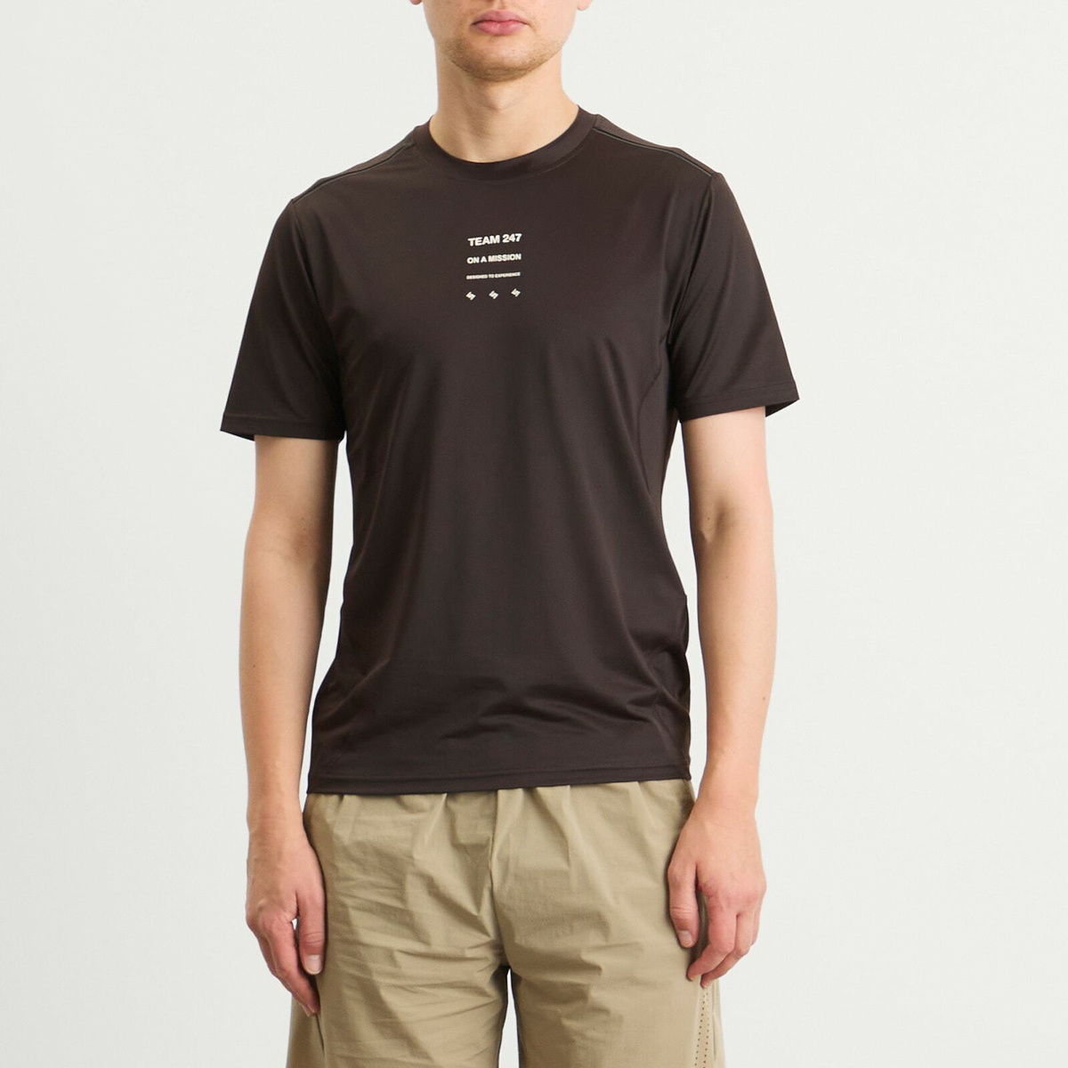 Represent Men's 247 Short Sleeve Runner T-Shirt in Chocolate Torte ...