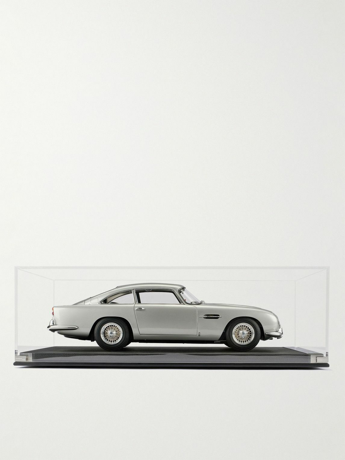 Amalgam Collection - Aston Martin DB5 Limited Edition 1:8 Model Car ...