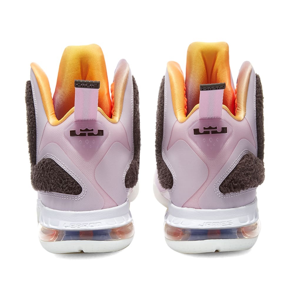 Nike Lebron IX Sneakers in Regal Pink/Multi Nike