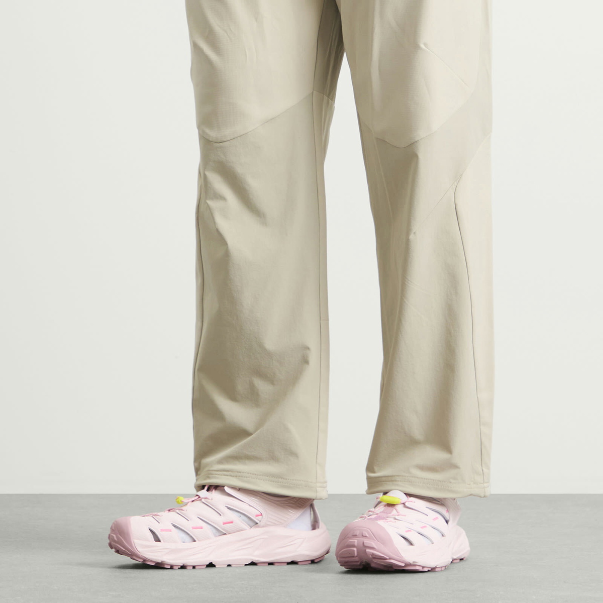 HOKA ONE ONE U Hopara Sneaker in Rose Tea/Neon Rose Hoka One One
