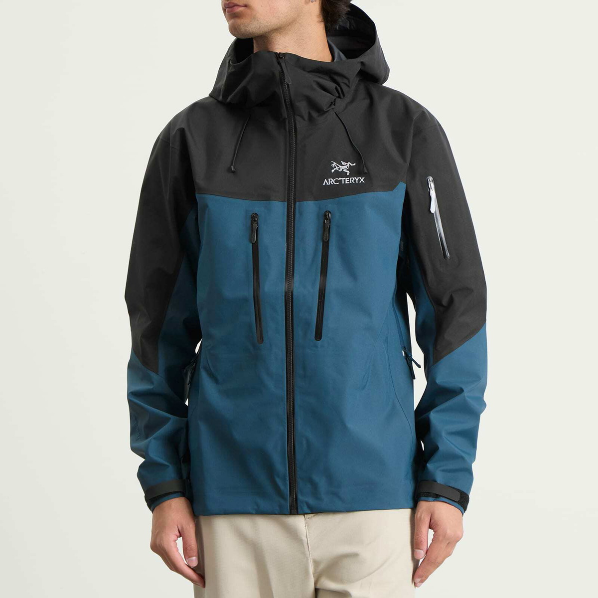 Arc'teryx Men's Alpha SV Gore-Tex Jacket in Lodestar Arc'teryx