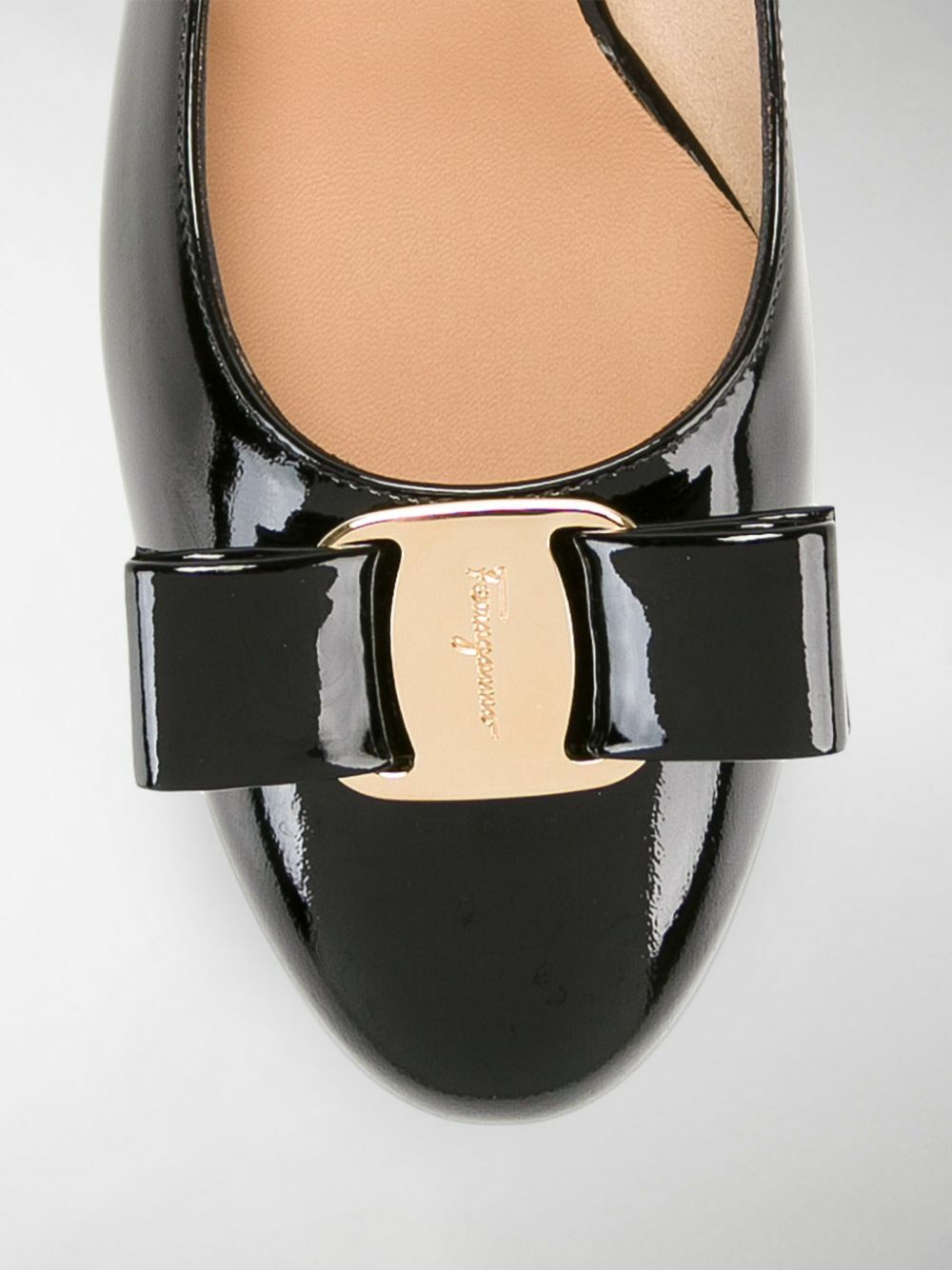 FERRAGAMO - Vara Patent Leather Pumps Salvatore Ferragamo