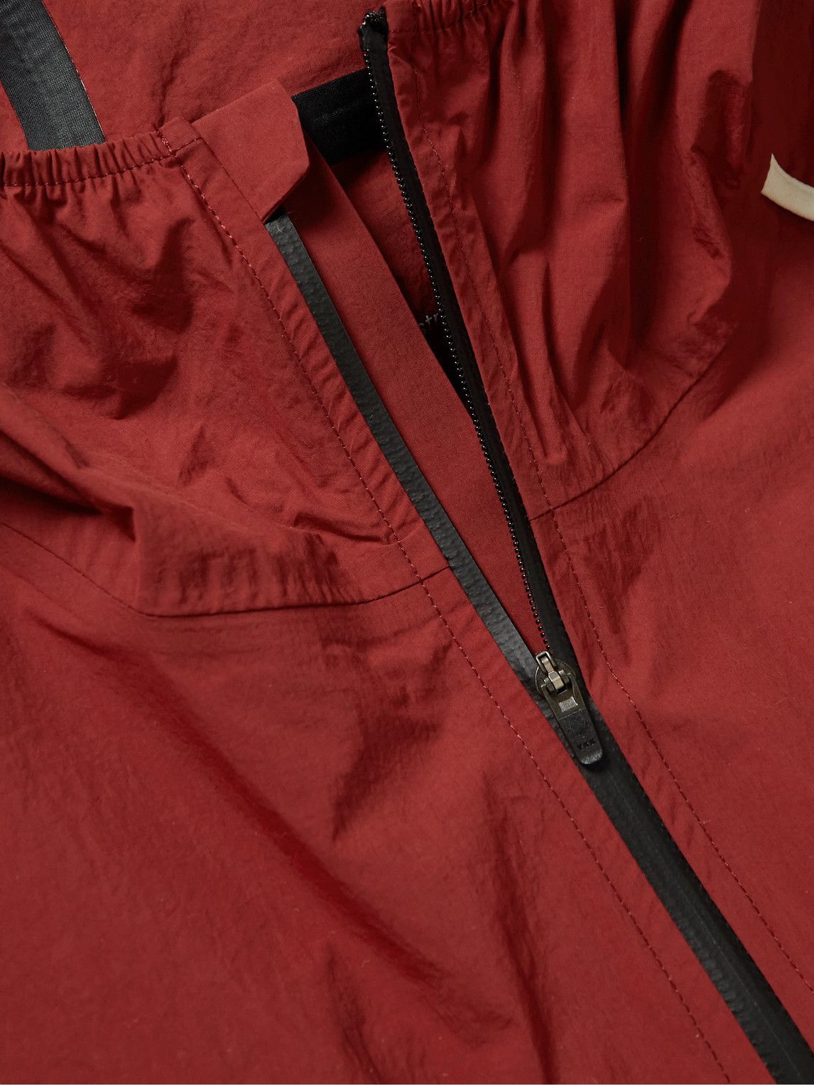 DISTRICT VISION - Max Shell Hooded Jacket - Red District Vision