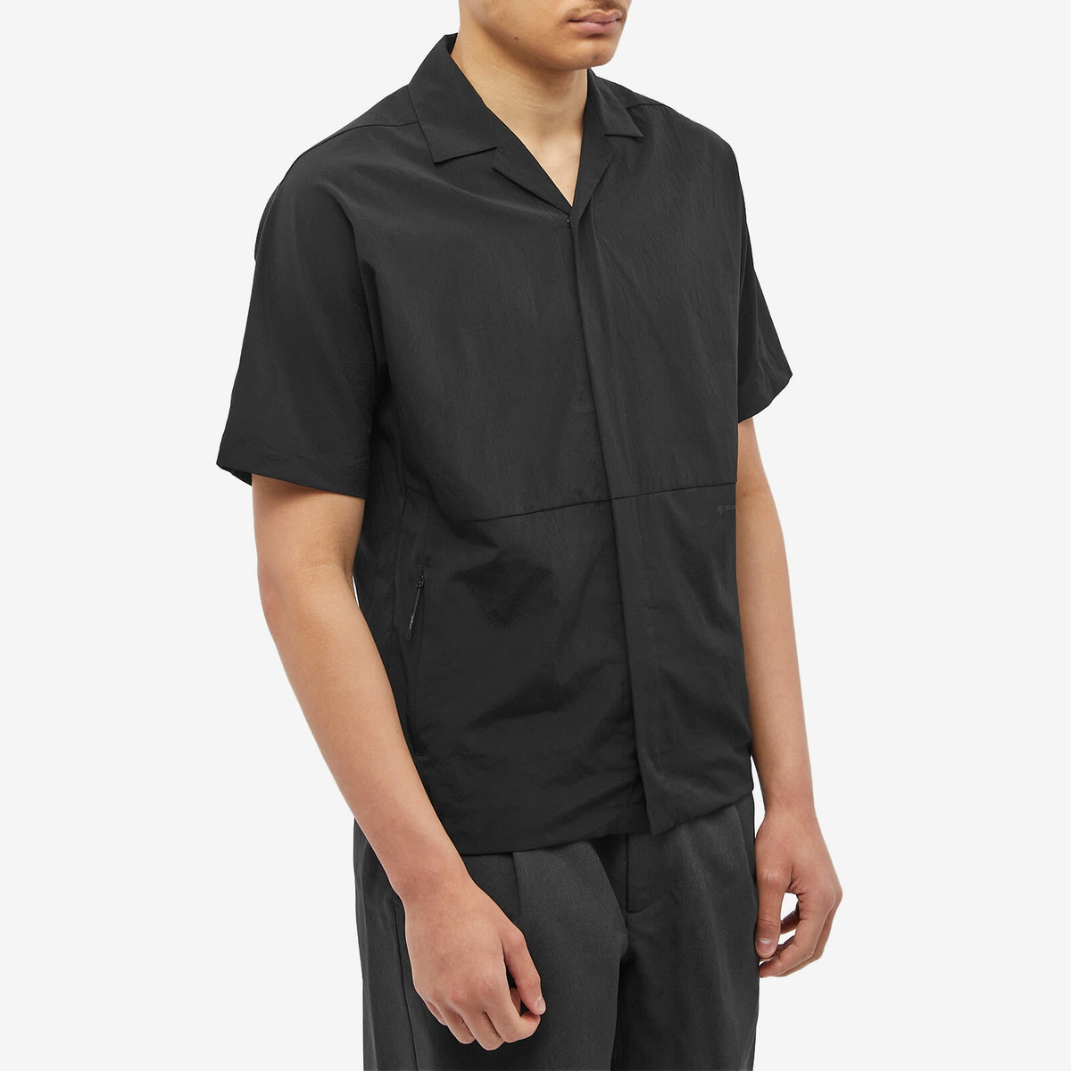 Snow Peak Men's Breathable Quick Dry Vacation Shirt in Black Snow Peak
