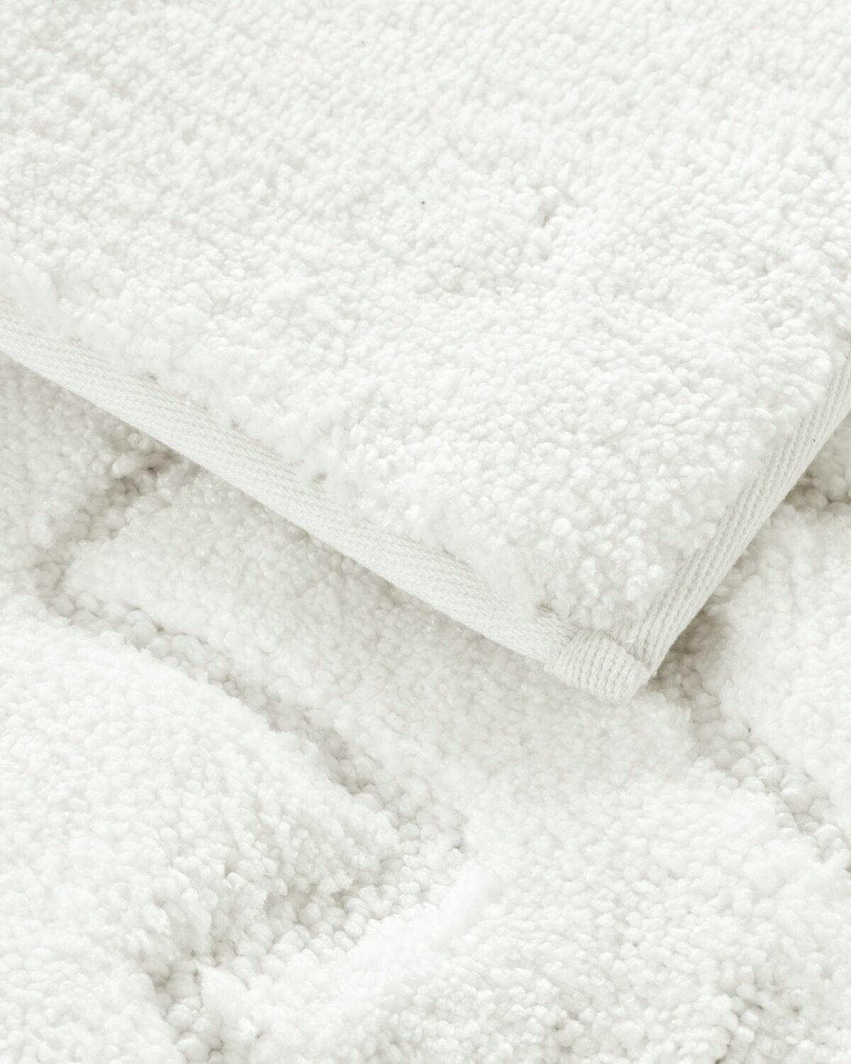 Lacoste LHERITAG BATH MAT 50CMx80CM White Mens Bathing/Home deco Lacoste