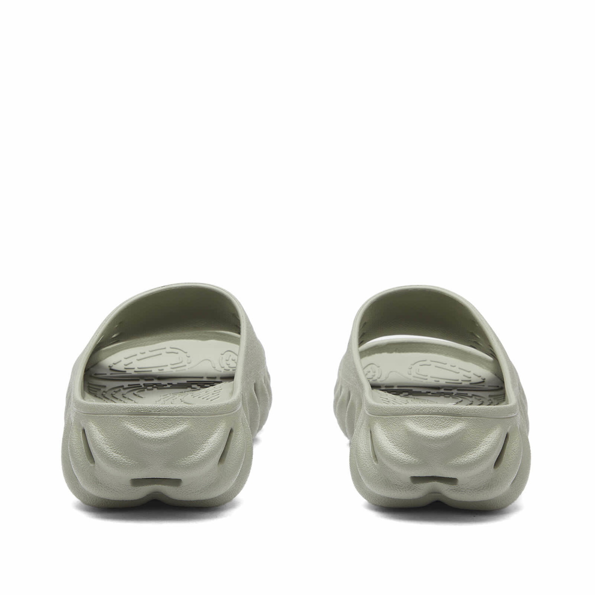 Crocs Echo Slide in Elephant Crocs