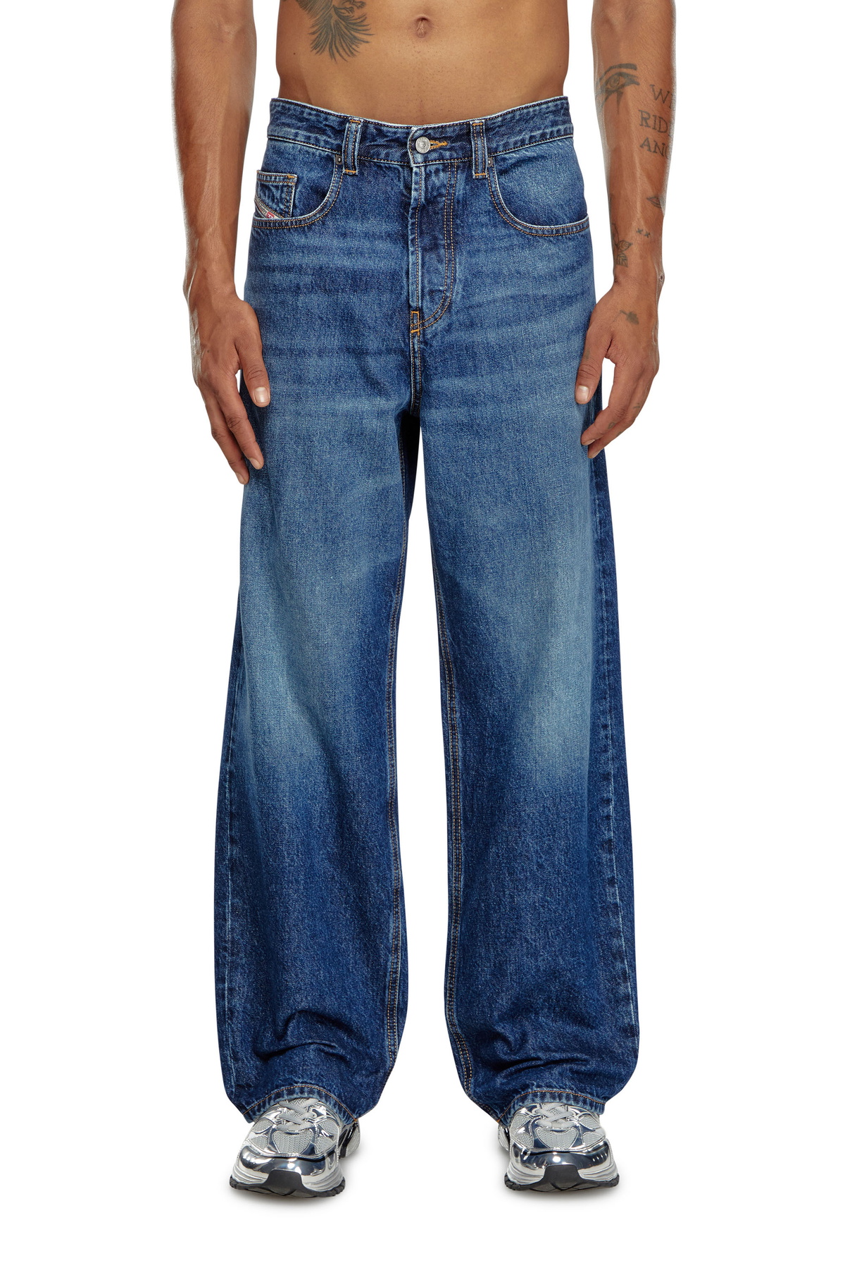 Diesel Relaxed Jeans - 2001 D-Macro - Jeans Mens in Blue Diesel