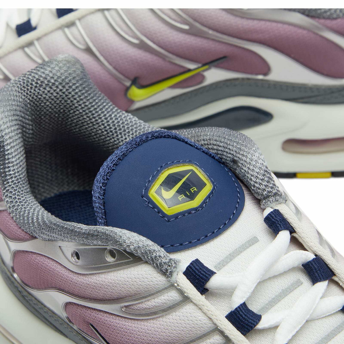 Nike Women's Air Max Plus W Sneakers in Violet/High Voltage/Navy Nike