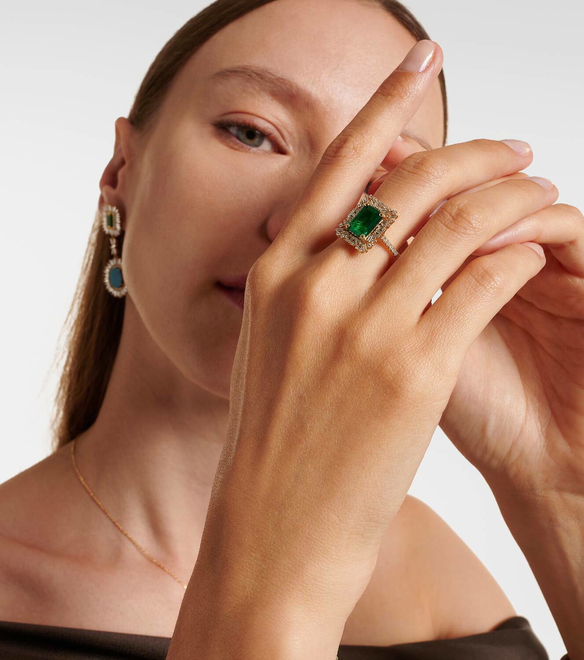 Suzanne Kalan 18kt gold ring with emerald and diamonds Suzanne Kalan