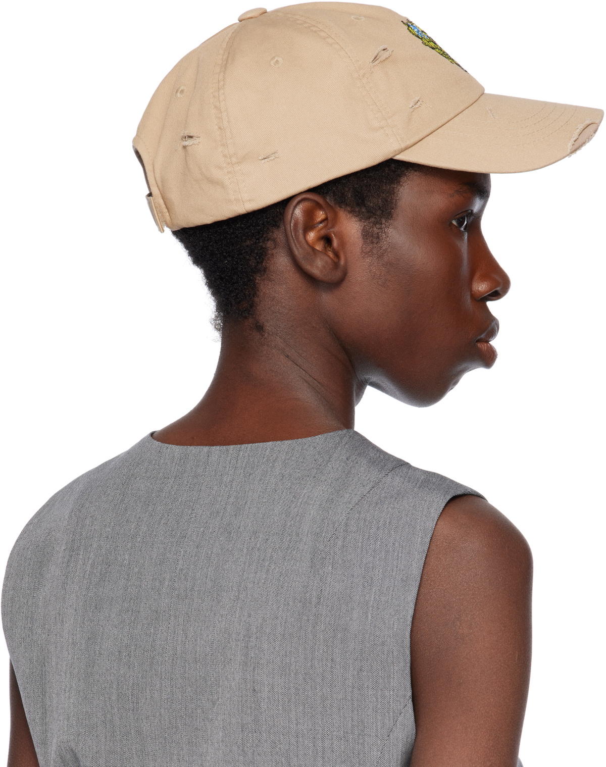 Pushbutton Beige Crying Girl Embroidery Cap Pushbutton
