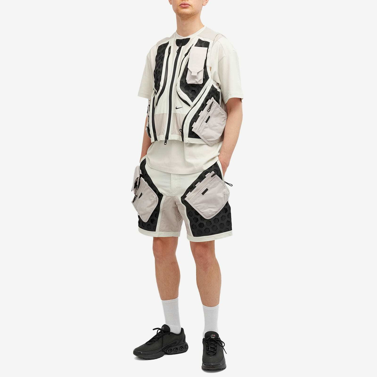 Nike Men's ISPA Modular Pocket Vest in Light Bone/Moon Particle/Black Nike