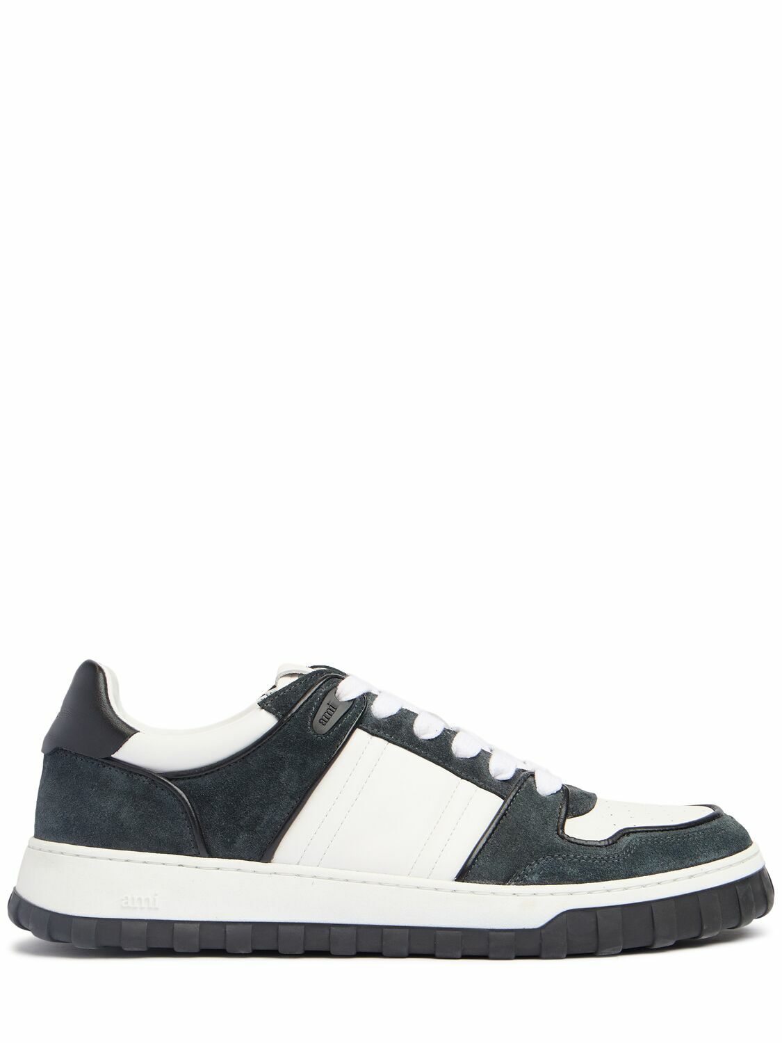 AMI PARIS Low Top Leather Sneakers AMI