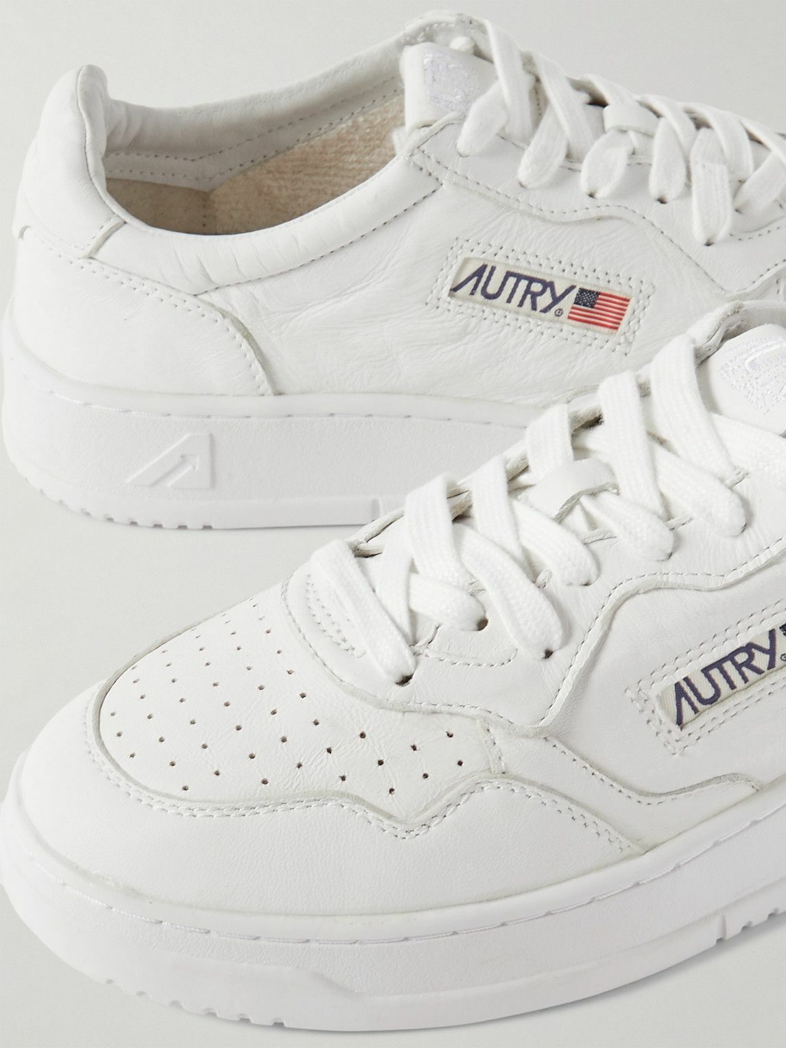 Autry - Medalist Leather Sneakers - White Autry