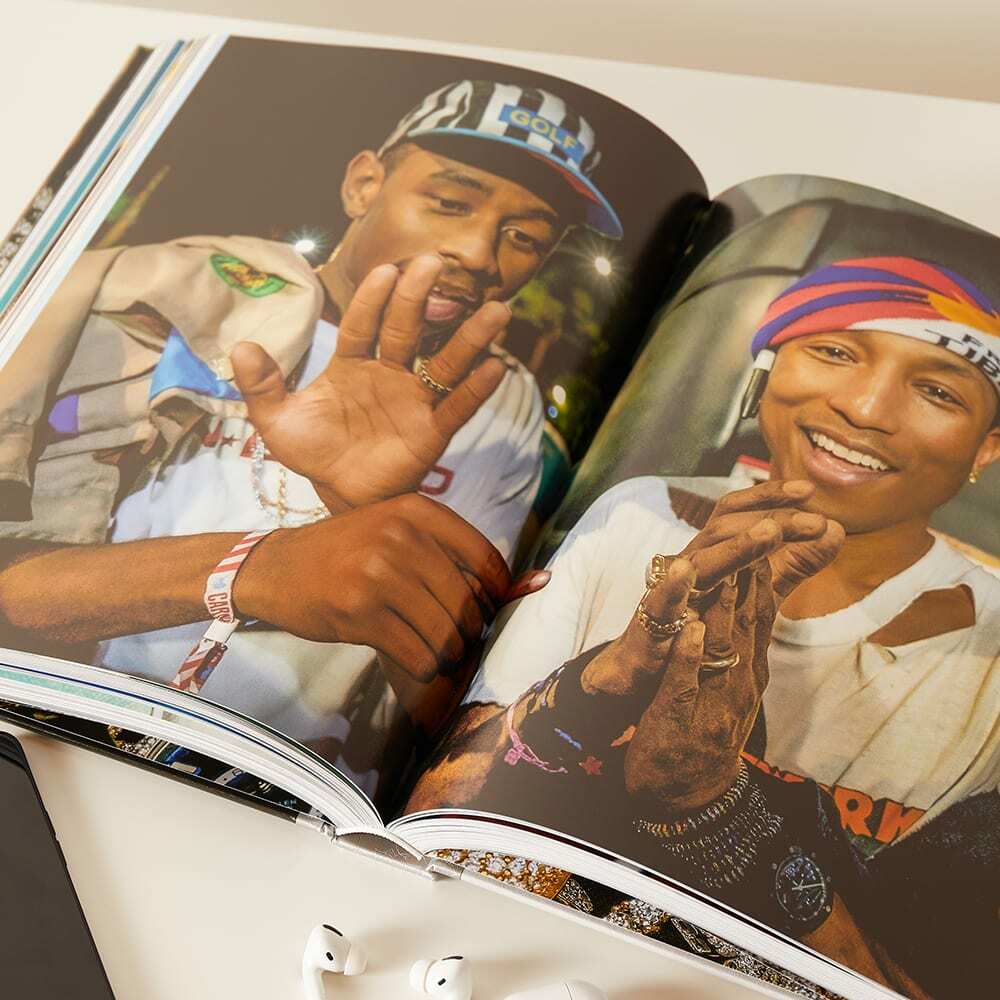 Taschen Ice Cold. A Hip-Hop Jewelry History in Vikki Tobak Taschen