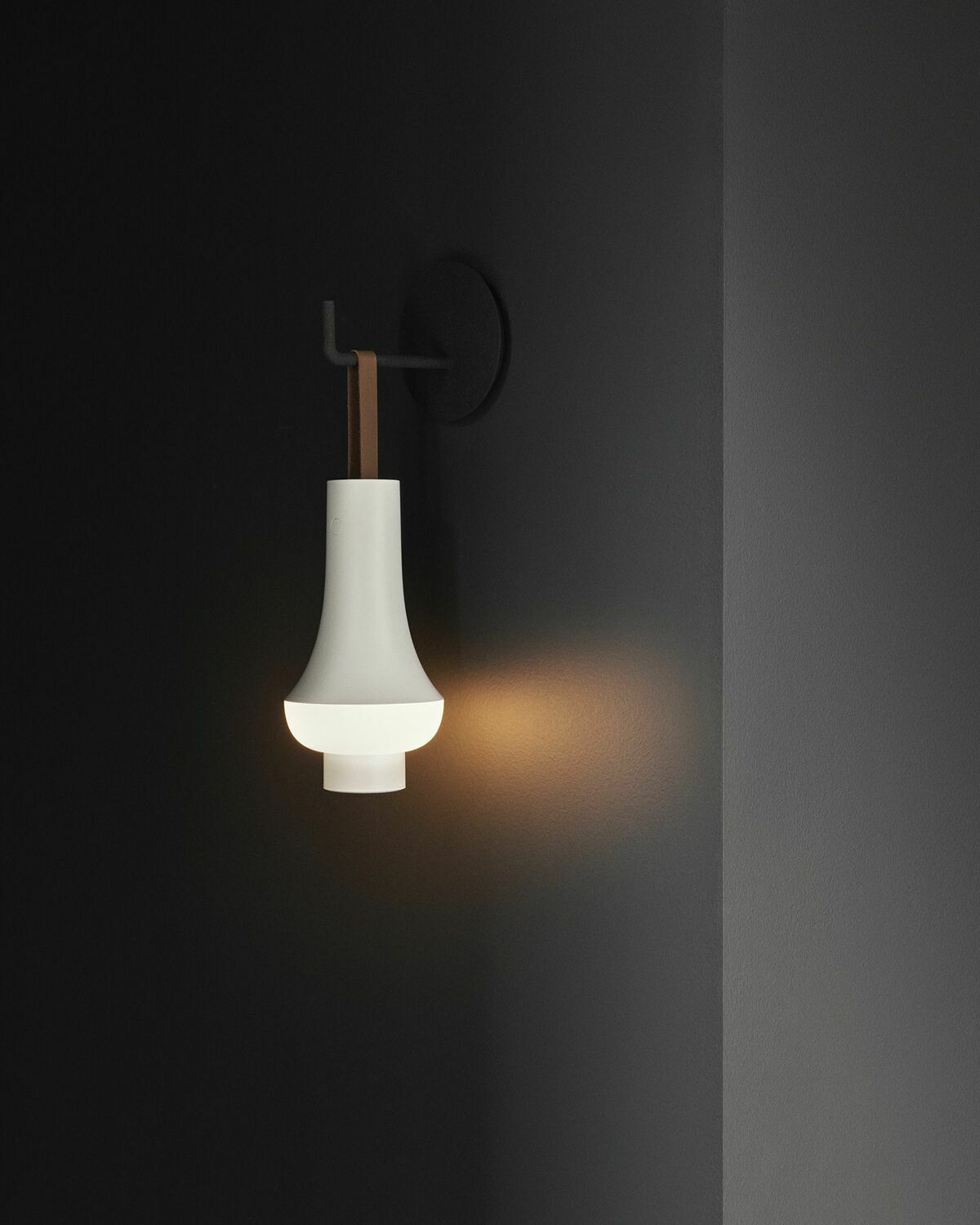 Louis Poulsen Tomoshi Portable Universal Plug White Lighting Louis Poulsen