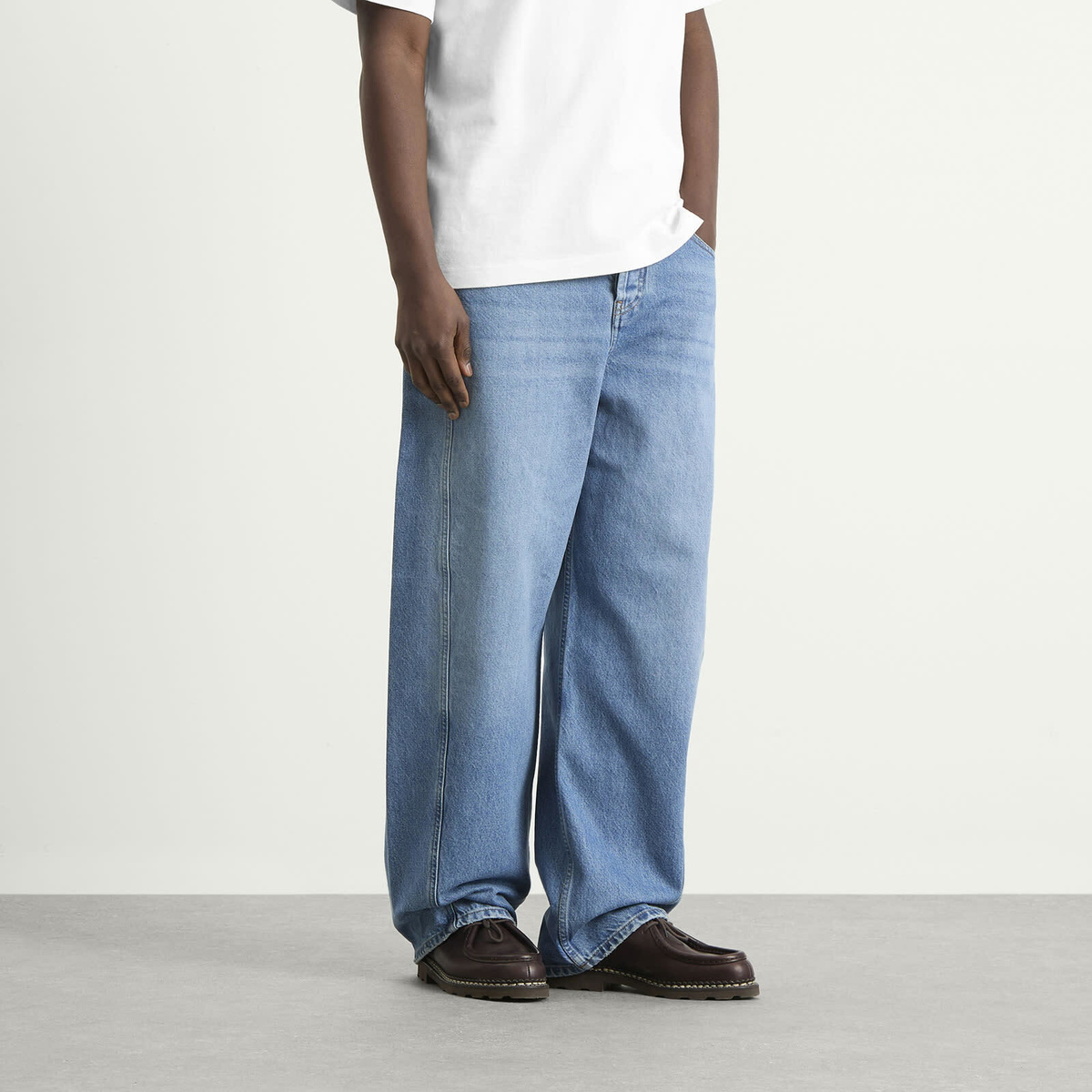 Jacquemus Men's Blue Wash Denim Jeans in Blue/Tabac Jacquemus